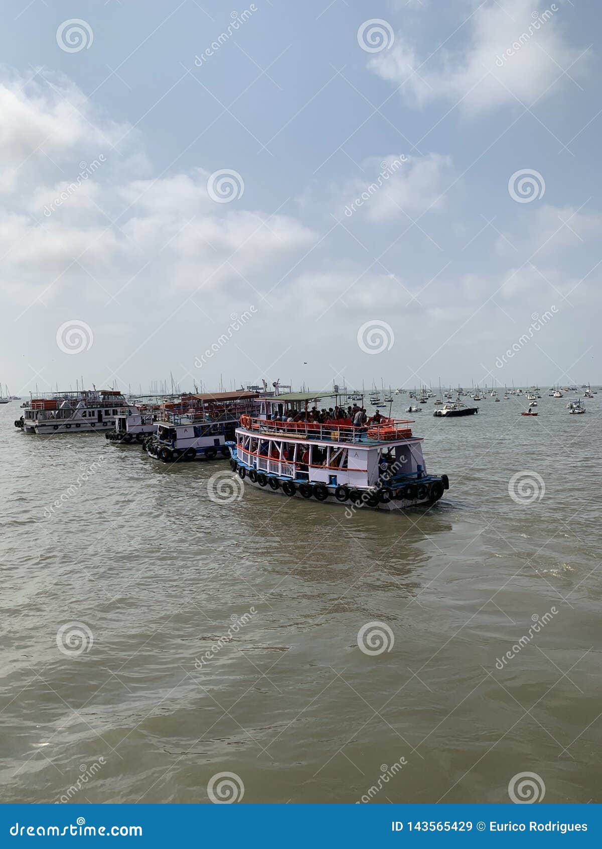 GateWay of India Ferry, Colaba, Mumbai Image stock éditorial - Image du ...