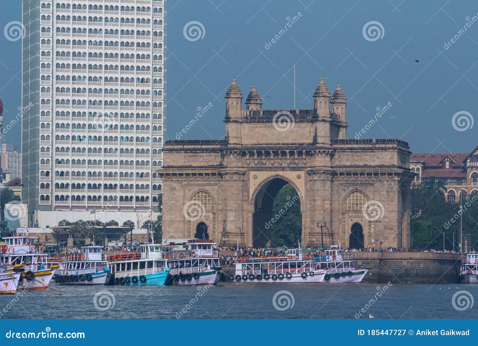 The gateway of India editorial photography. Image of tourism - 185447727
