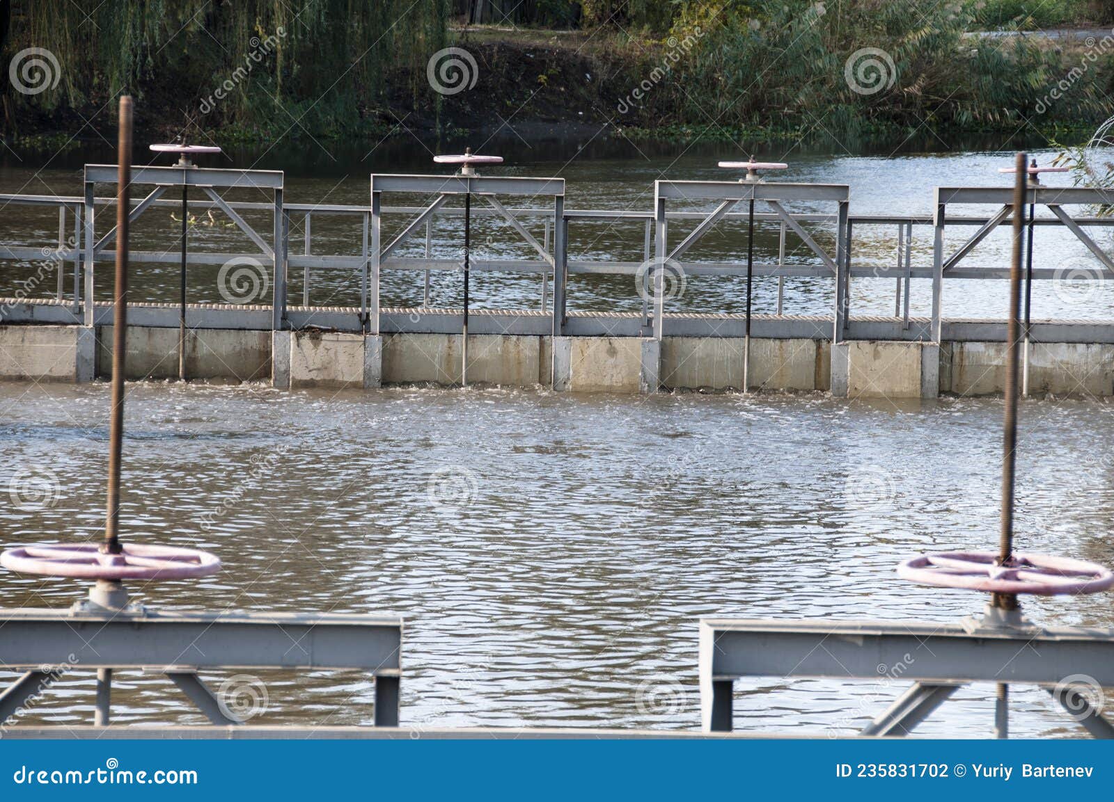 Gateway on the River, Water Level Control Stock Photo - Image of famous ...