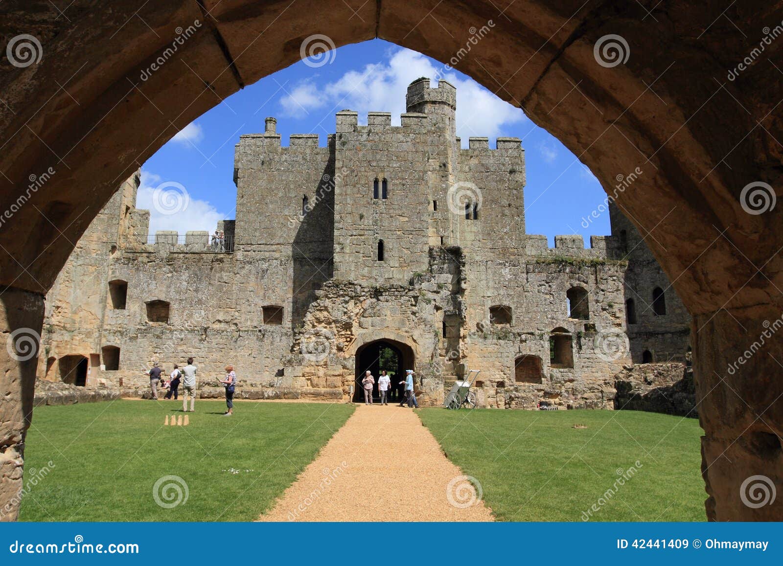 Gateway to Bodiam castle editorial stock image. Image of english - 42441409