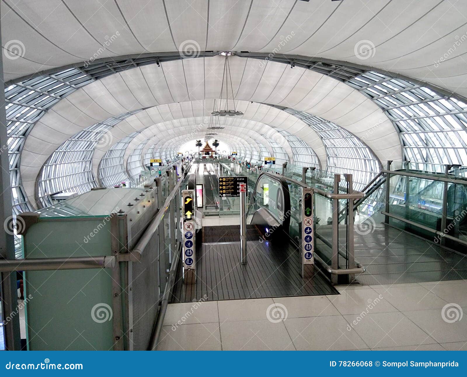 Gateway Travel editorial stock photo. Image of entrance - 78266068