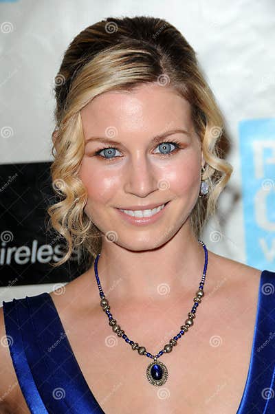 Gatschet stephanie 编辑类照片. 图片 包括有 奖项, 贝弗利, 小山, 和平, 年度 - 25007041