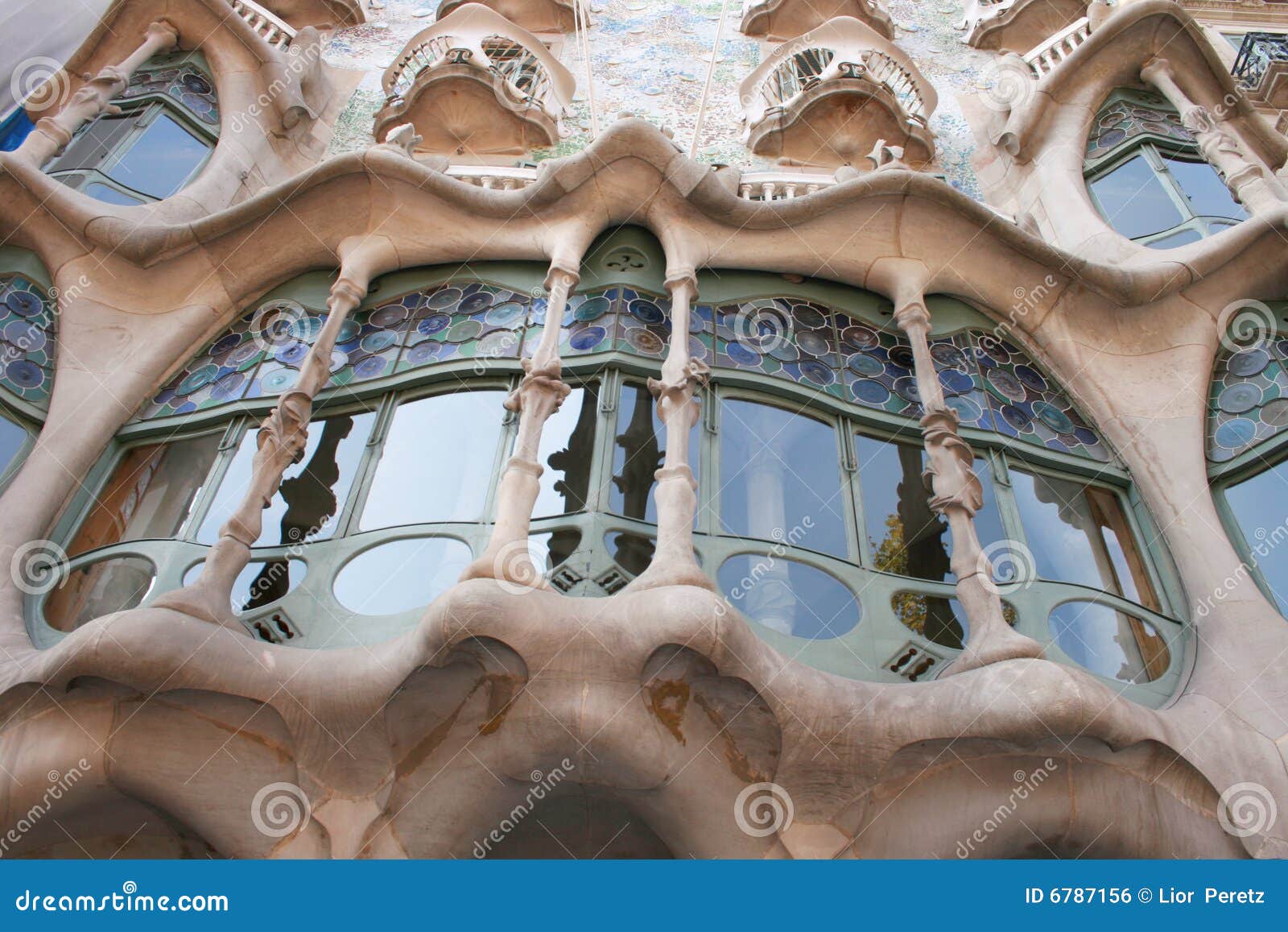 Gaudi building editorial photo. Image of extraordinary - 6787156
