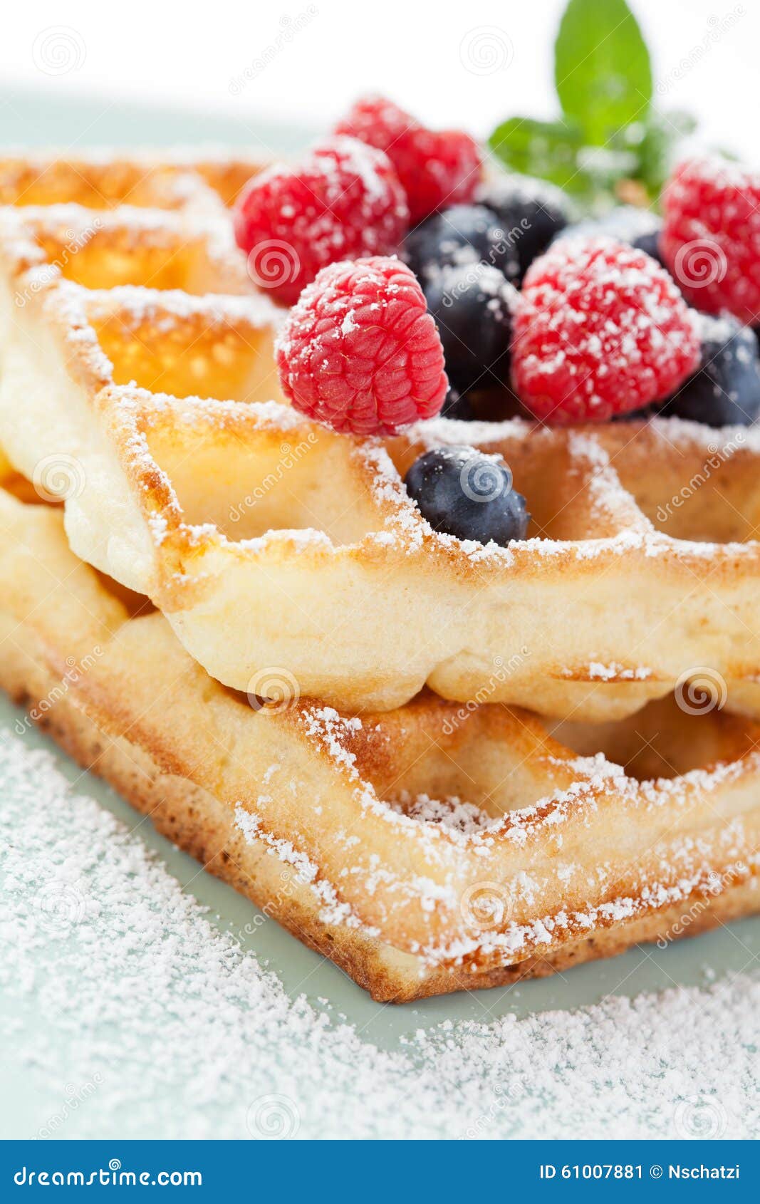 Gaufres image stock. Image du gaufre, homemade, baie - 61007881