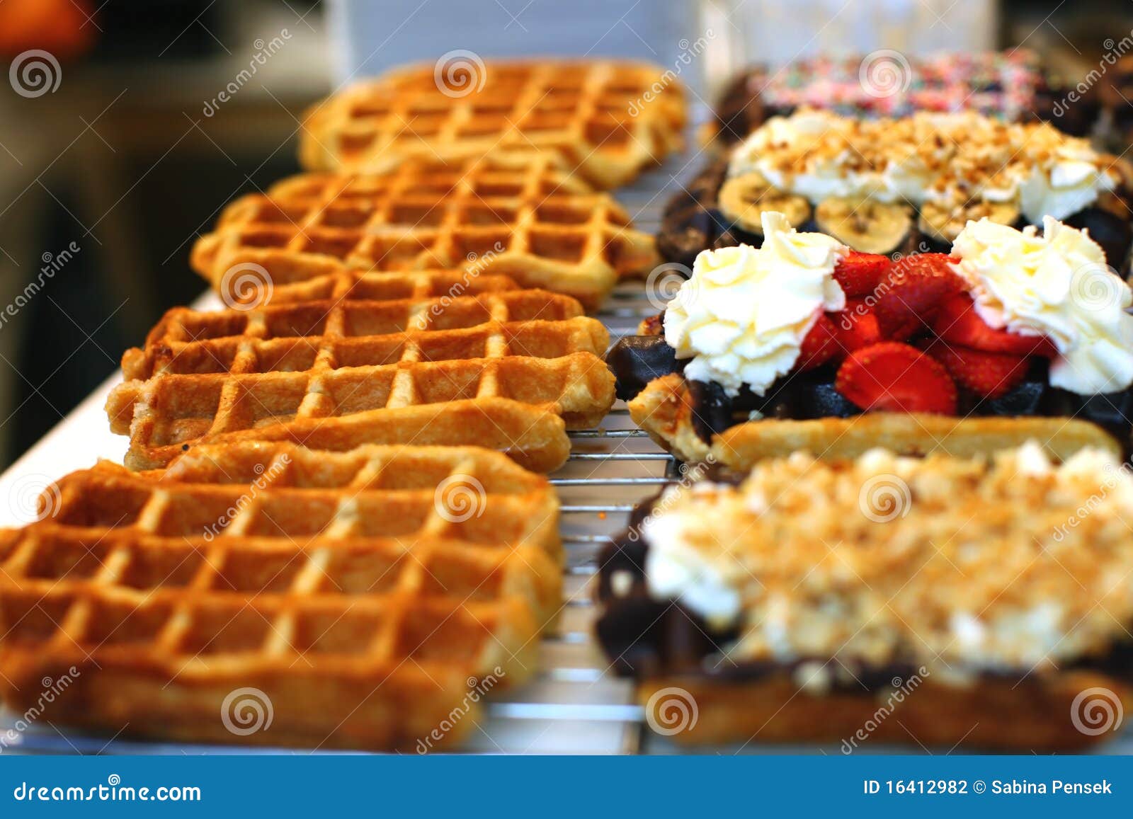 Gaufres belges photo stock. Image du fruits, sélection - 16412982