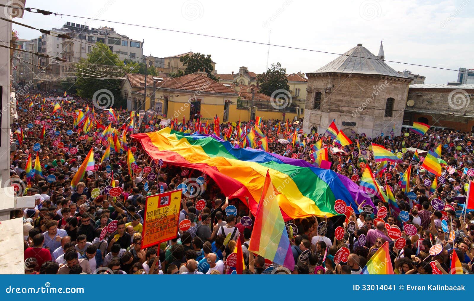 Gay Pride d'Istanbul LGBT photo éditorial. Image du place - 33014041