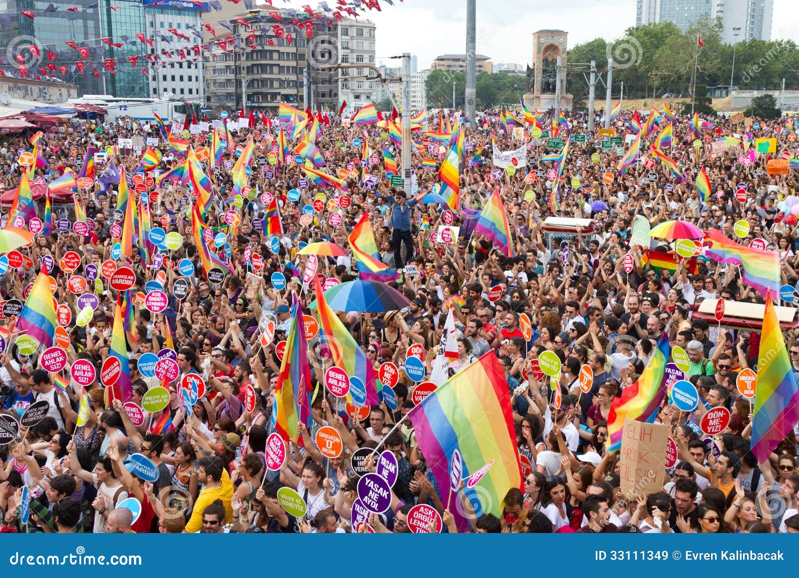 Gay Pride d'Istanbul LGBT image stock éditorial. Image du manifestation ...