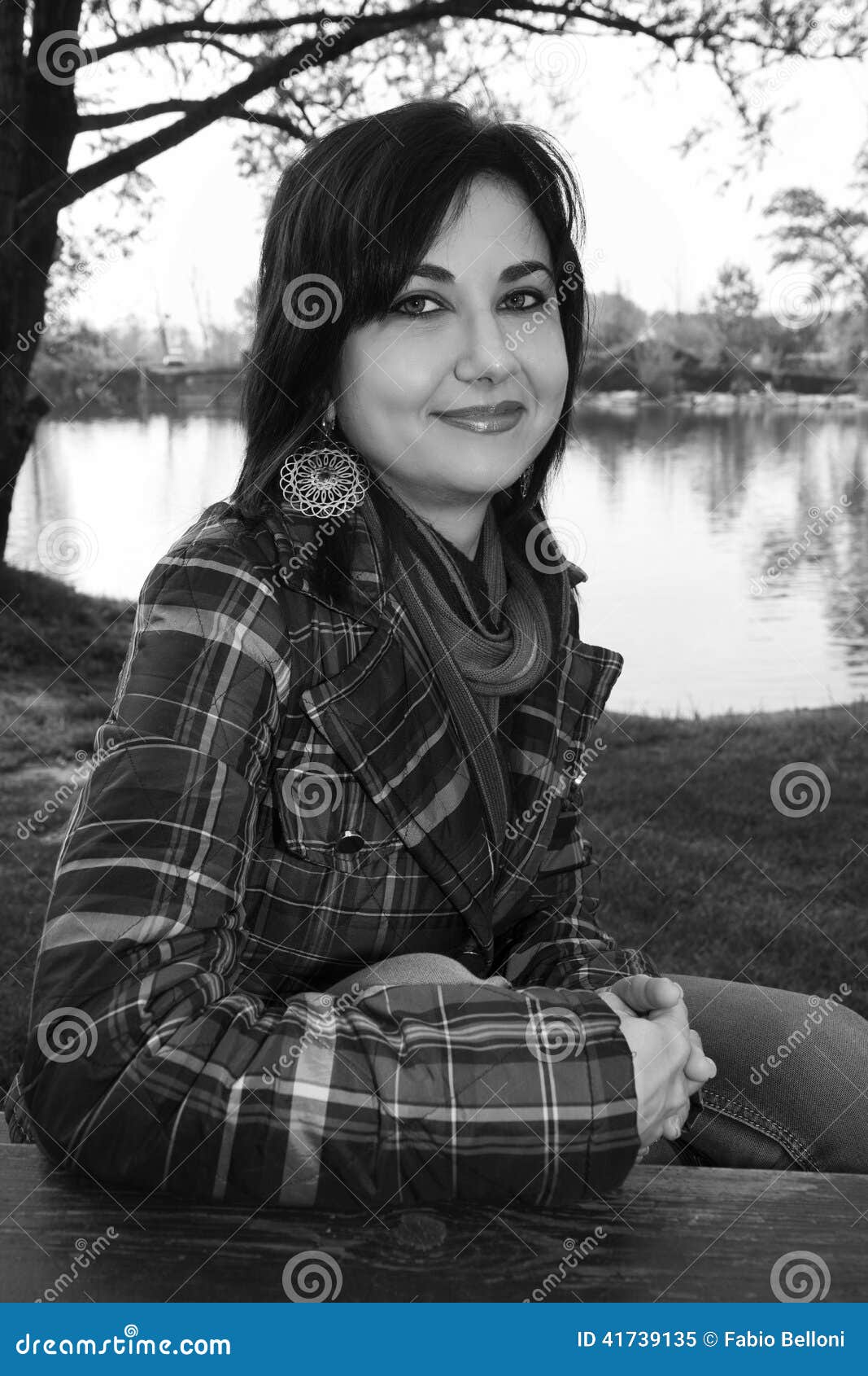 Gazing imagen de archivo. Imagen de humano, mirada, alegre - 41739135