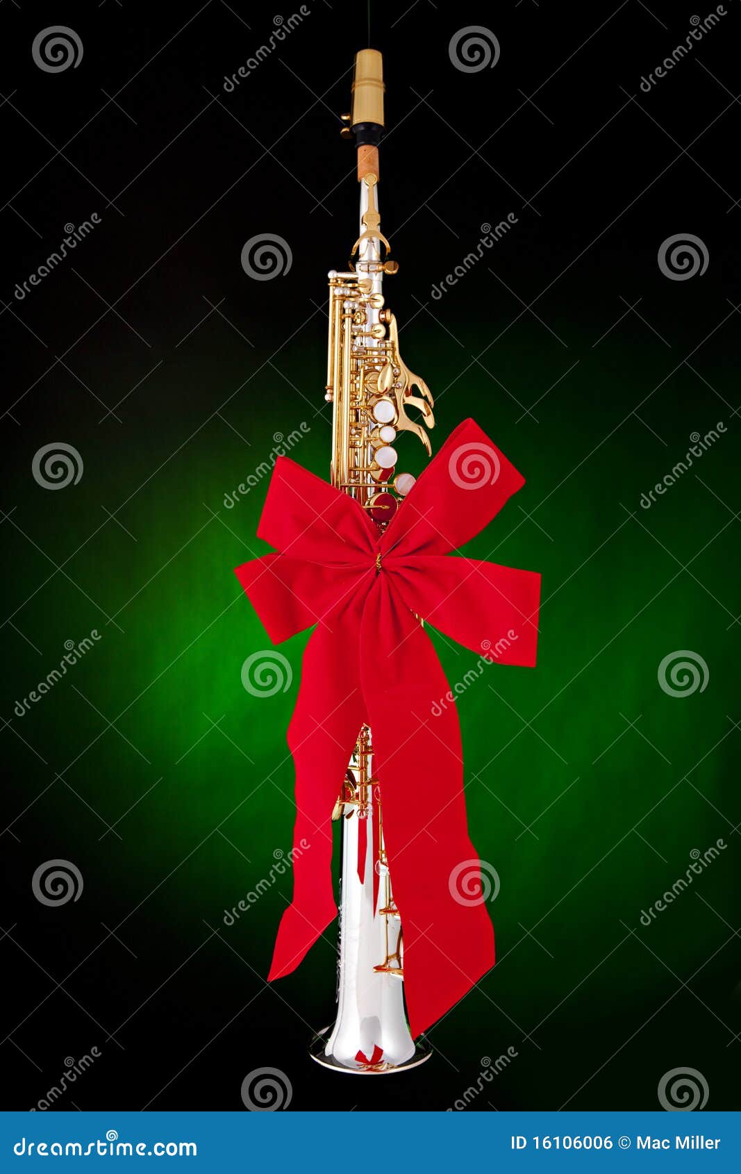 Geïsoleerdel Het Heden Van De Saxofoon Van De Discant Stock Foto ...