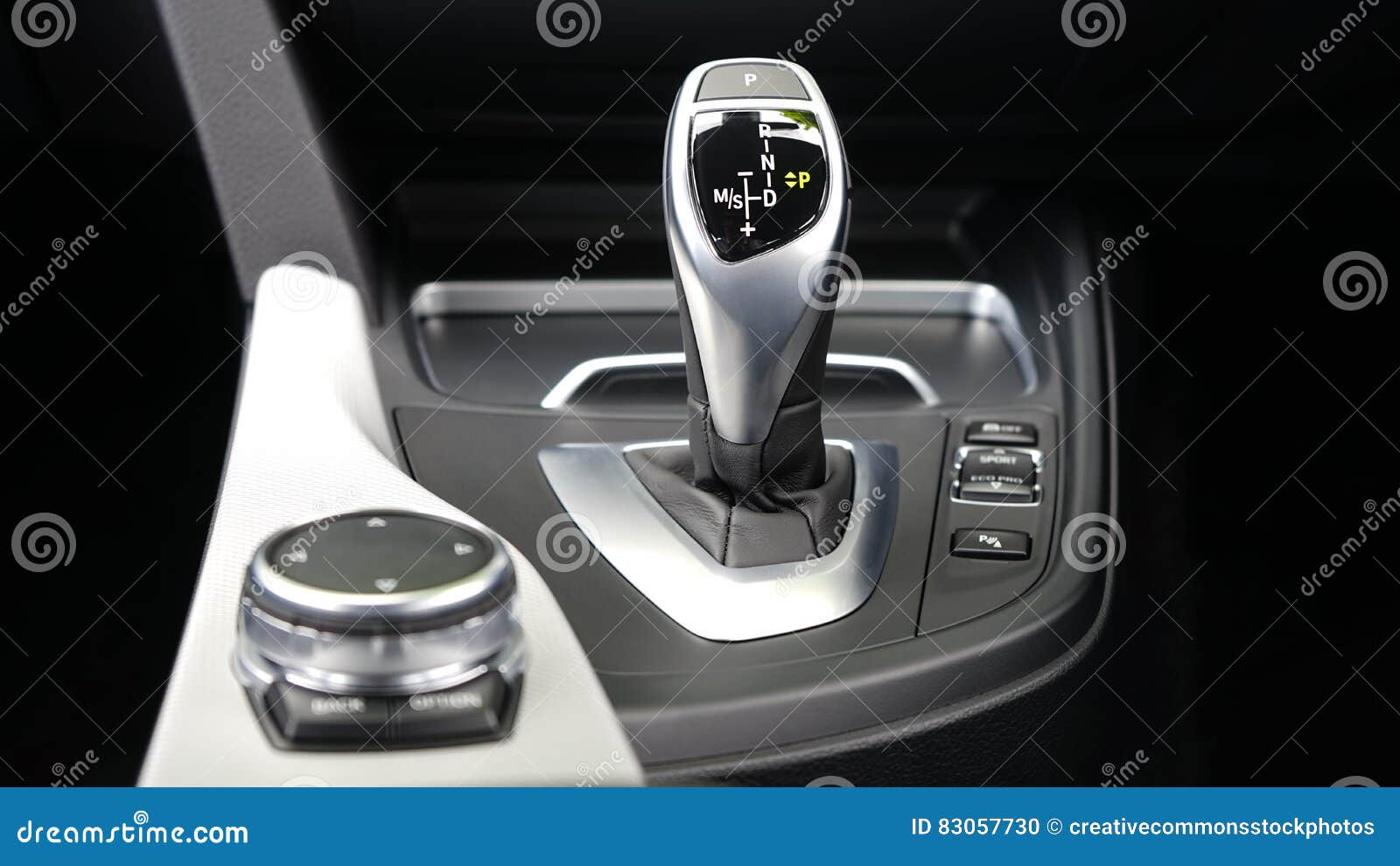 Gear Shift In Automobile Picture. Image: 83057730