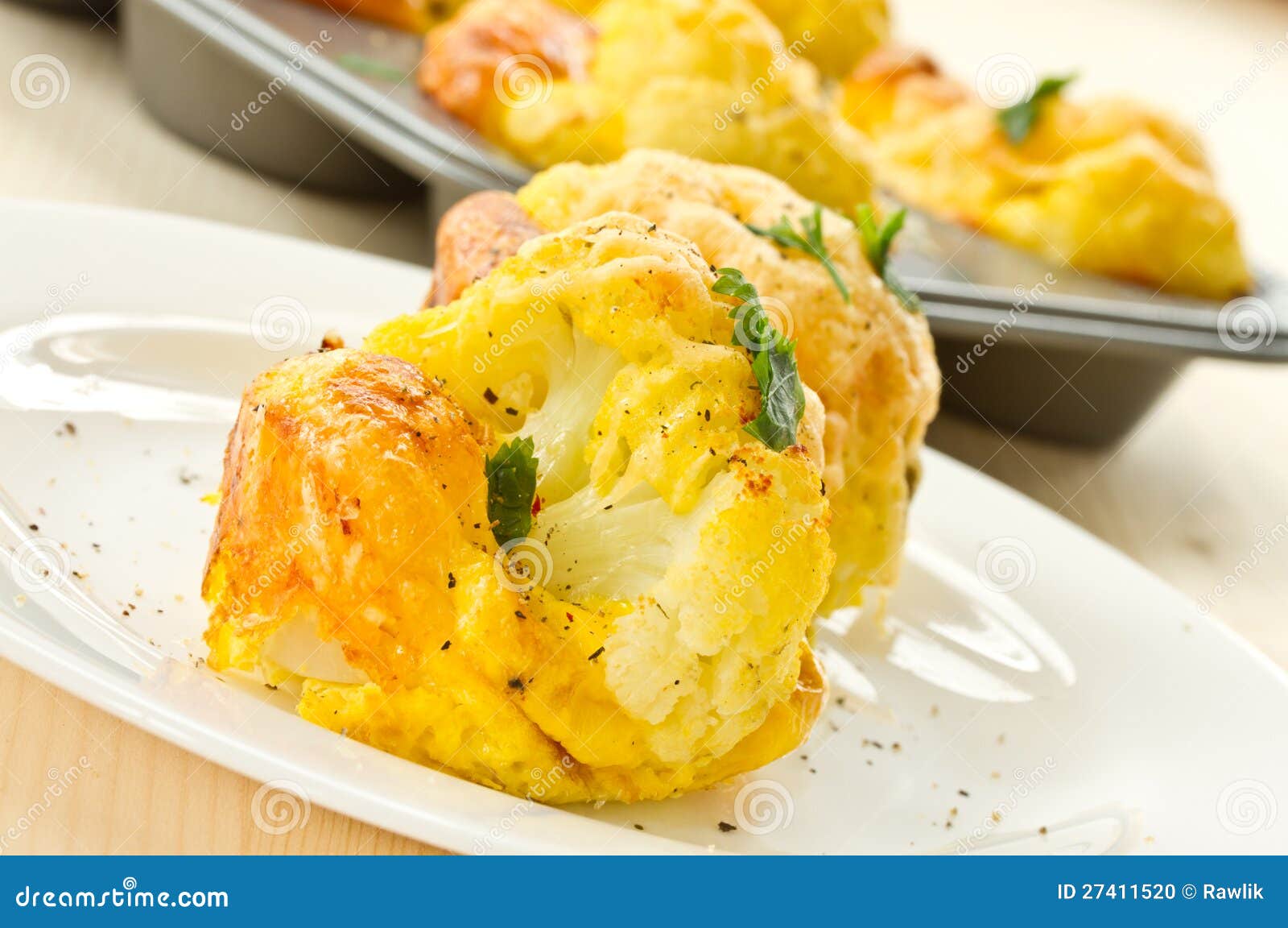 Gebakken Bloemkool stock foto. Image of aardewerk, gekookt - 27411520