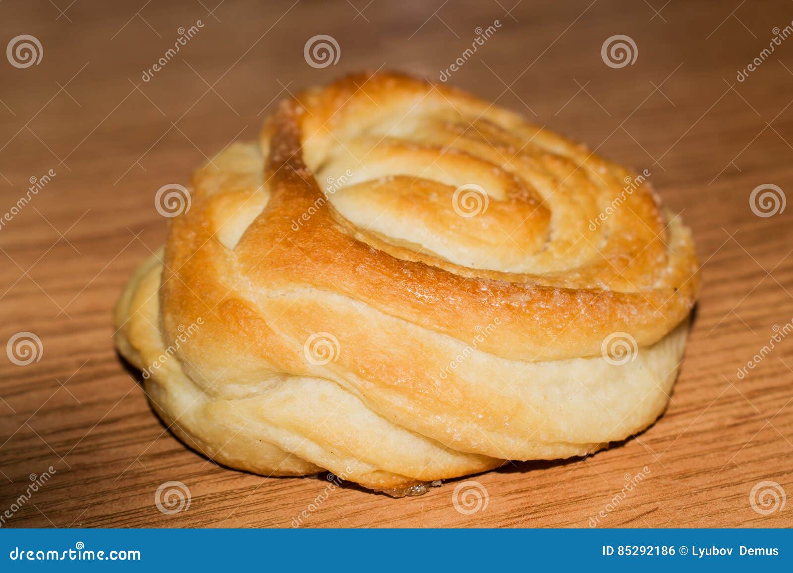 Gebakken Broodjes Van Gistdeeg Stock Foto - Image of muffins, deeg ...