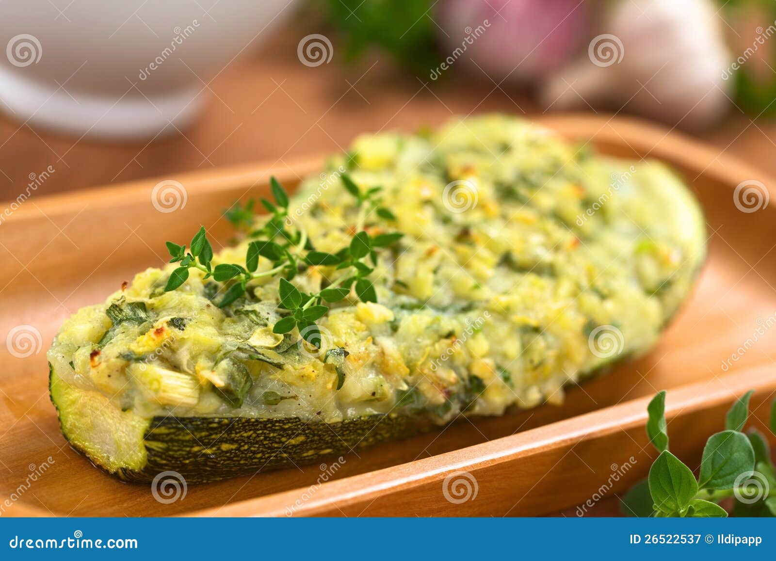 Gebakken Gevulde Courgette stock afbeelding. Image of bereid - 26522537