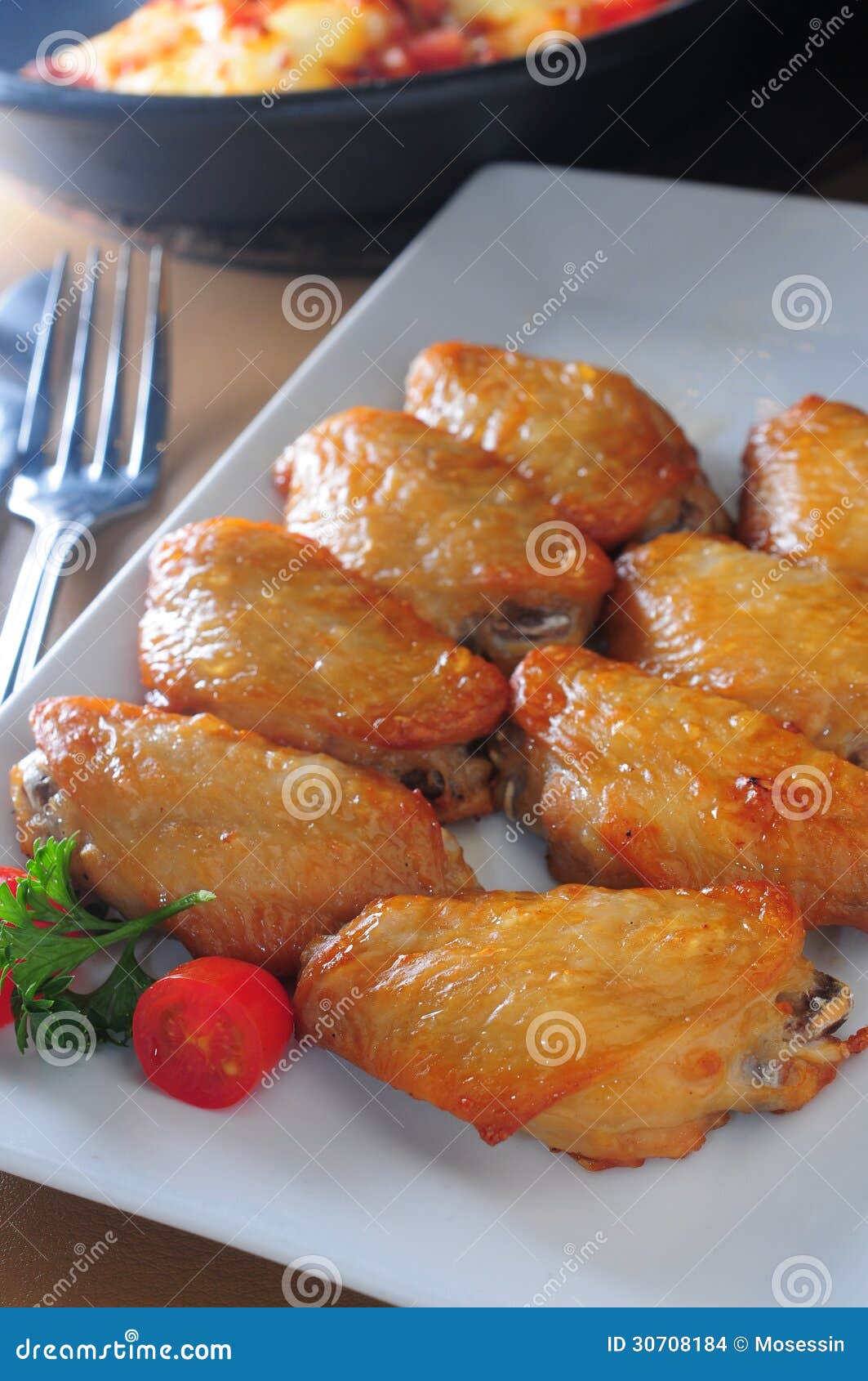 Gebakken kippenvleugels stock foto. Image of stijl, klein - 30708184