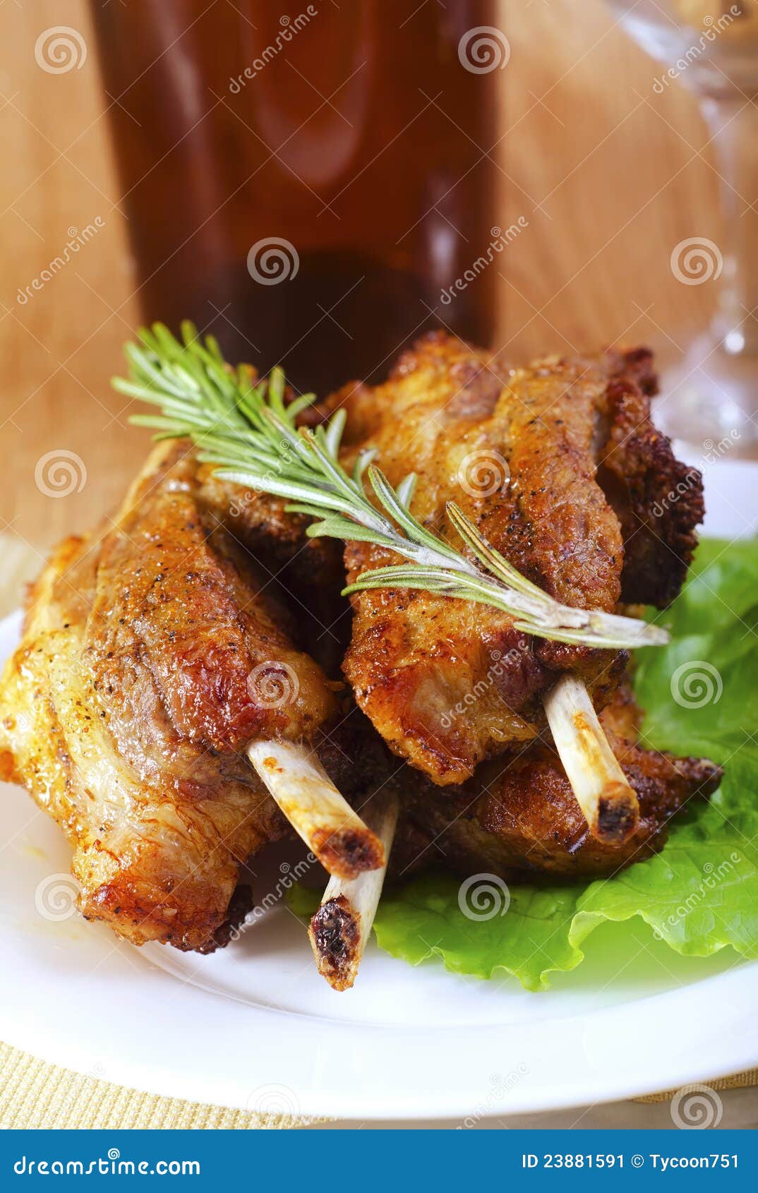 Gebakken vlees stock afbeelding. Image of maaltijd, barbecue - 23881591