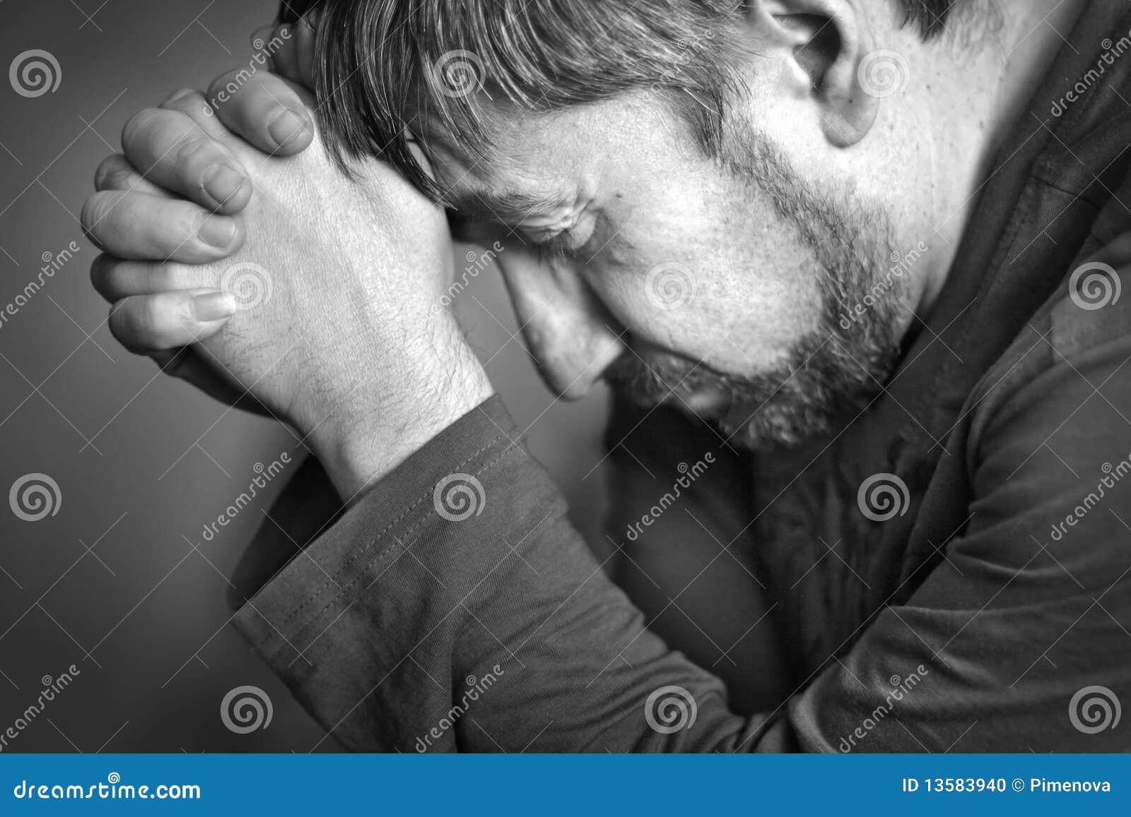 Gebed stock foto. Image of droefheid, hoofd, slechts - 13583940