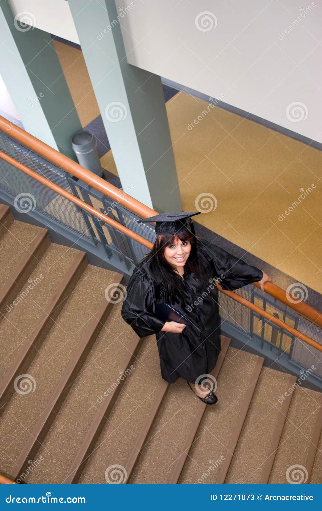 Gebildete Frau stockbild. Bild von erwachsener, fluglage - 12271073