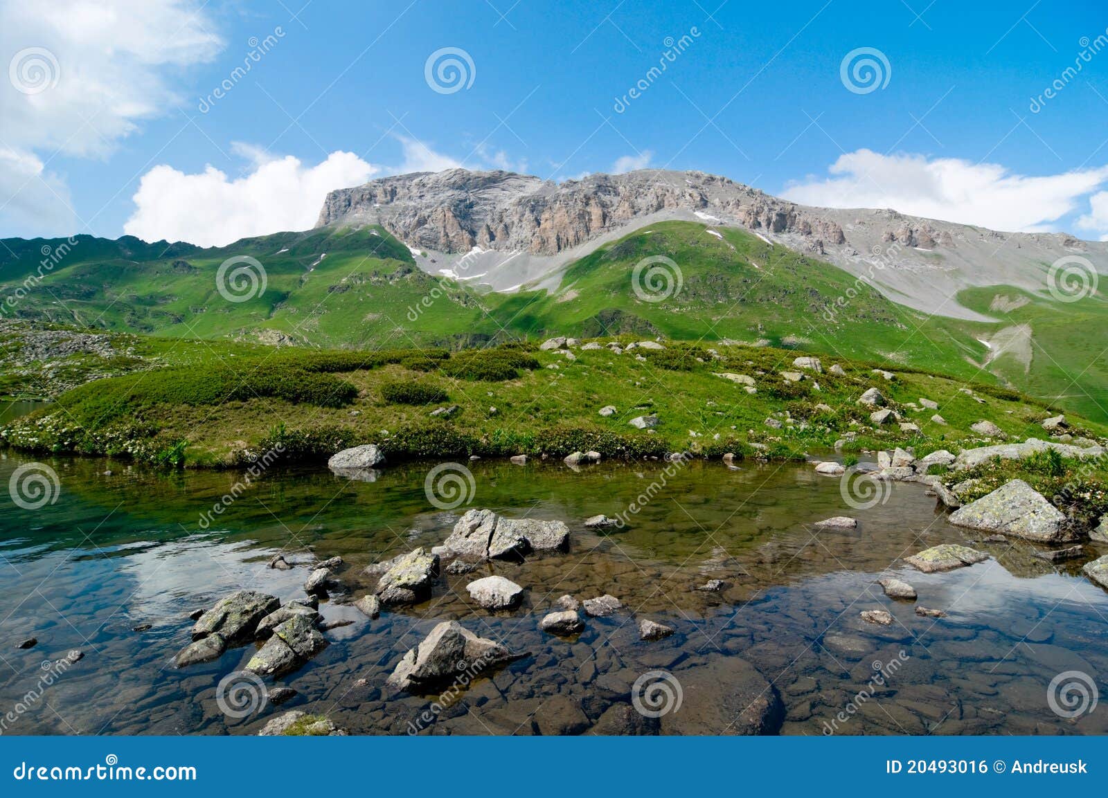Gebirgslandschaft stockfoto. Bild von nave, felsen, szene - 20493016