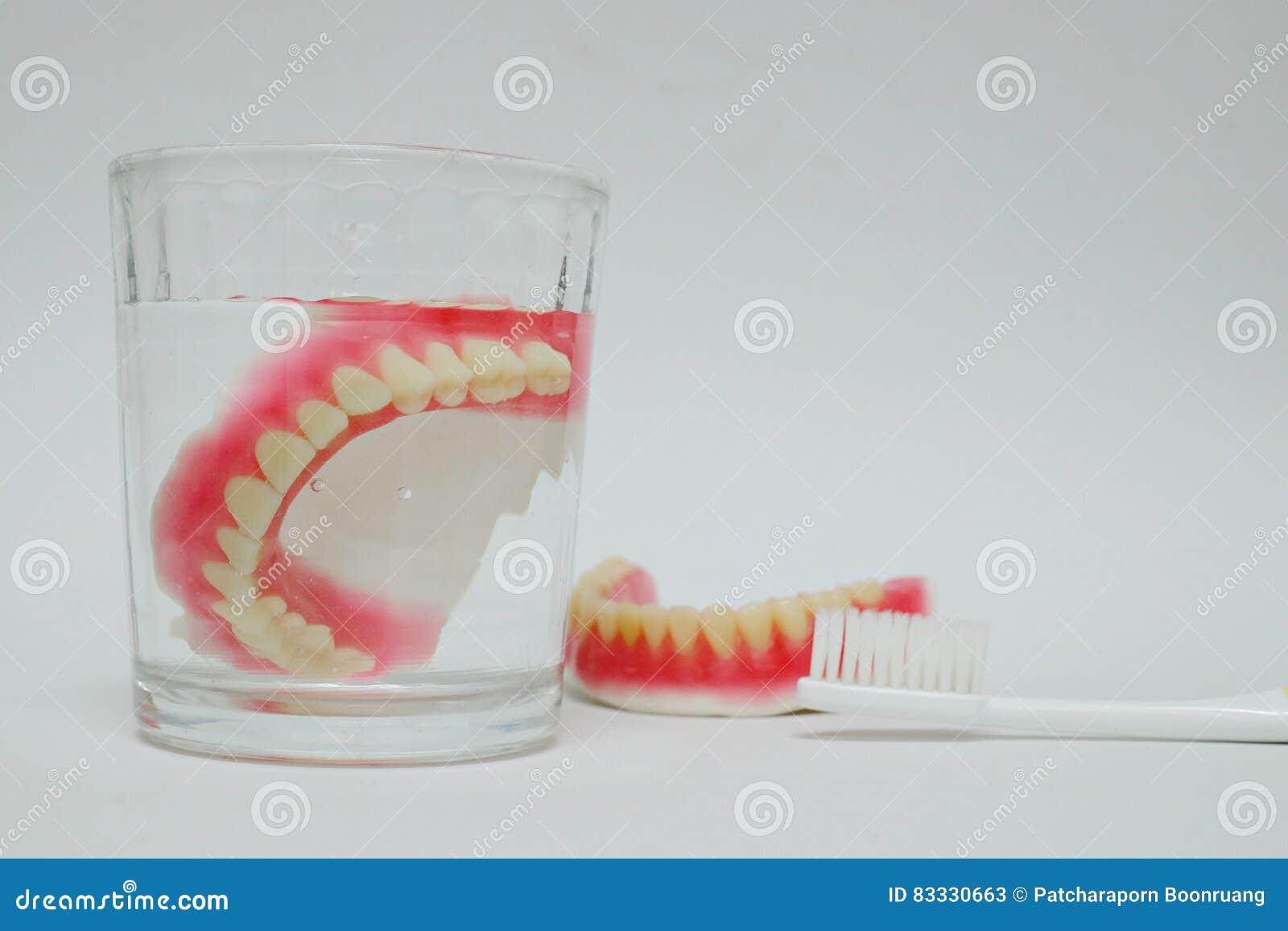 Gebit, Tandenmodel Met Tandenborstel Stock Afbeelding - Image of deuk ...