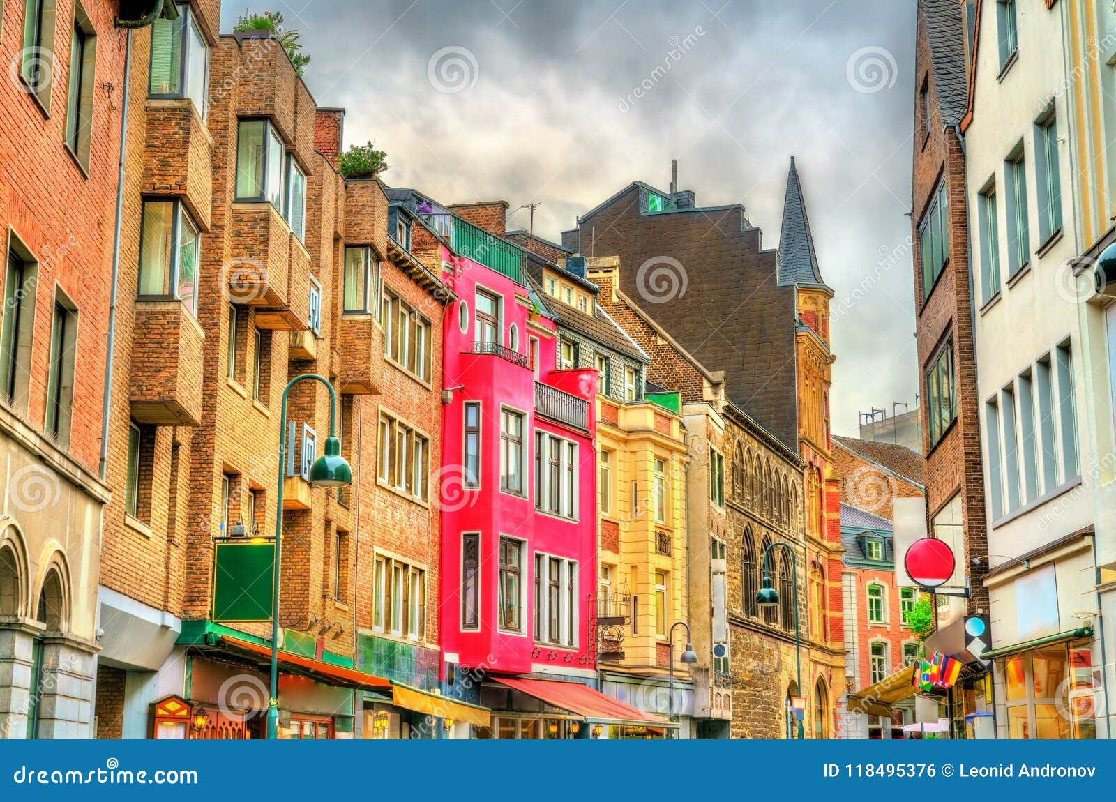 Gebouwen in De Oude Stad Van Aken, Duitsland Stock Foto - Image of wolk ...