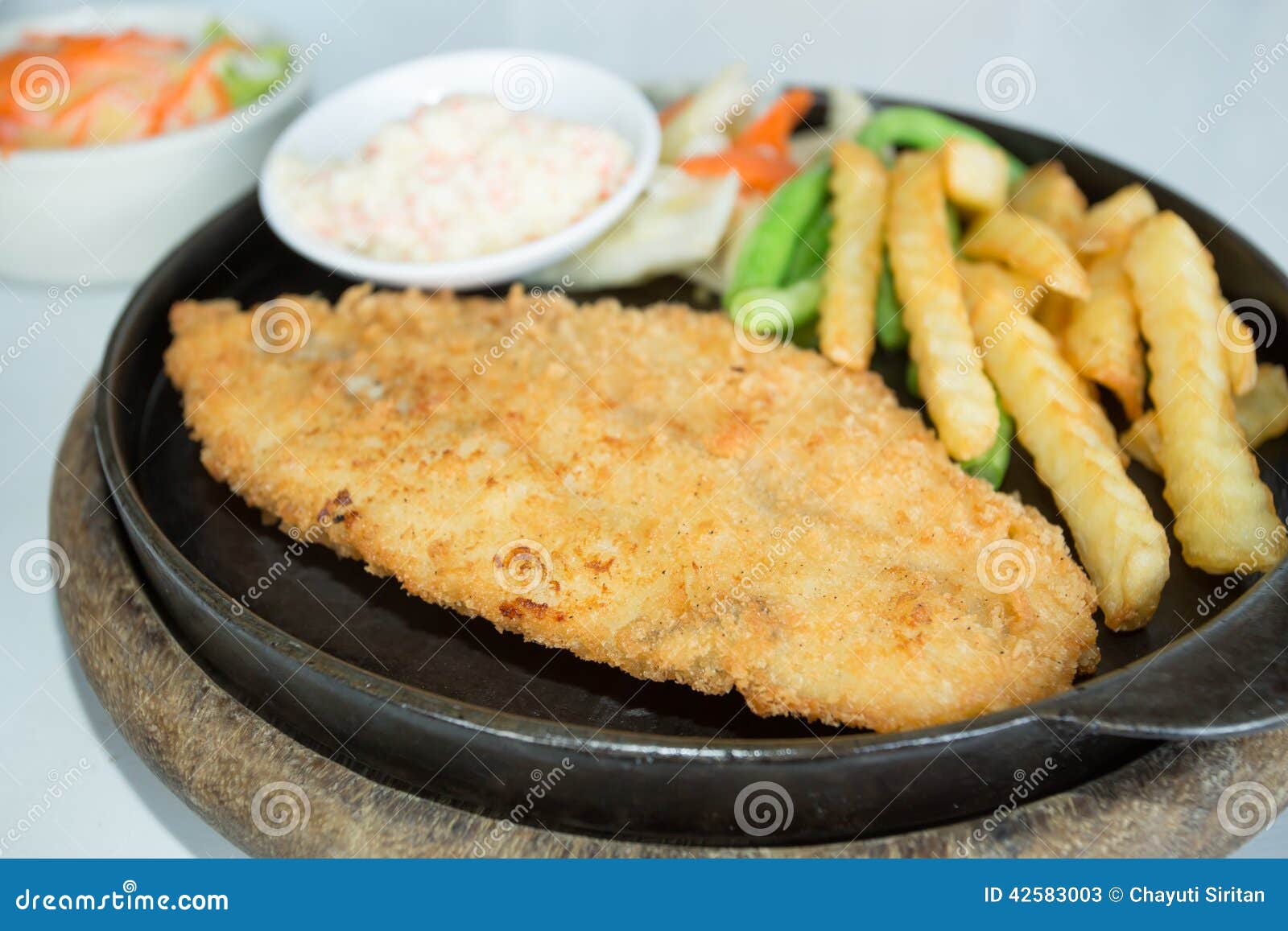 Gebraden Gepaneerd Vissenlapje Vlees Stock Afbeelding - Image of plaat ...