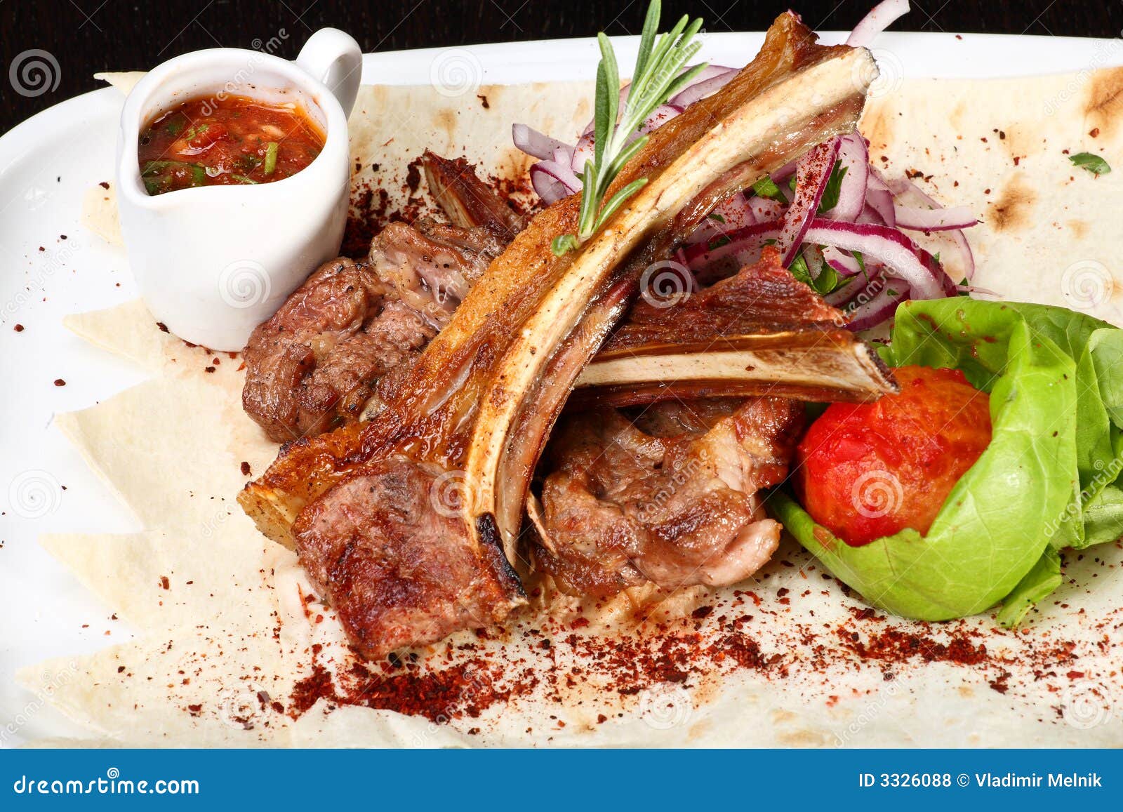 Gebratene Lammrippen stockfoto. Bild von kochen, eingelegt - 3326088