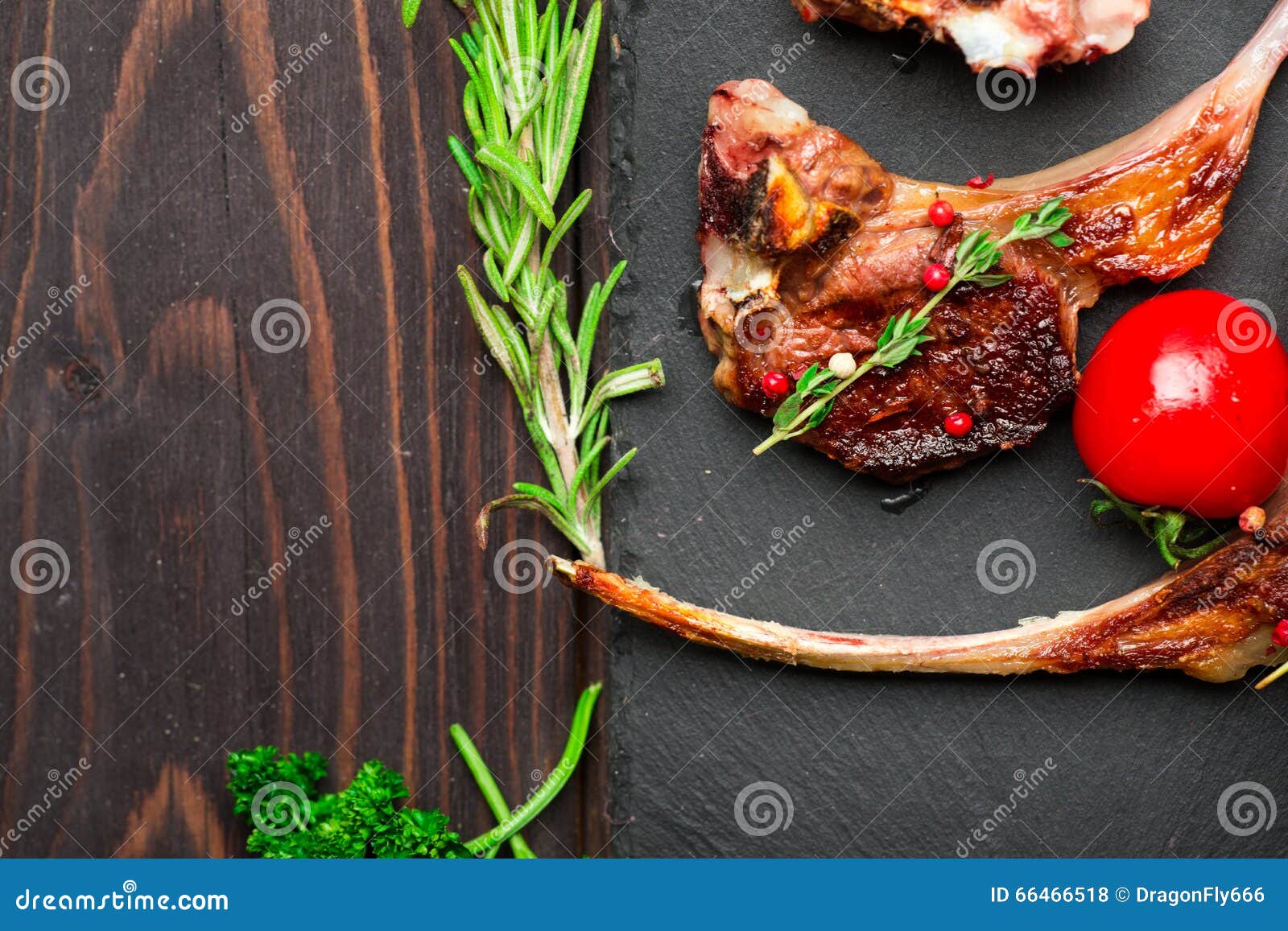 Gebratene Lammrippen stockfoto. Bild von essen, fleisch - 66466518