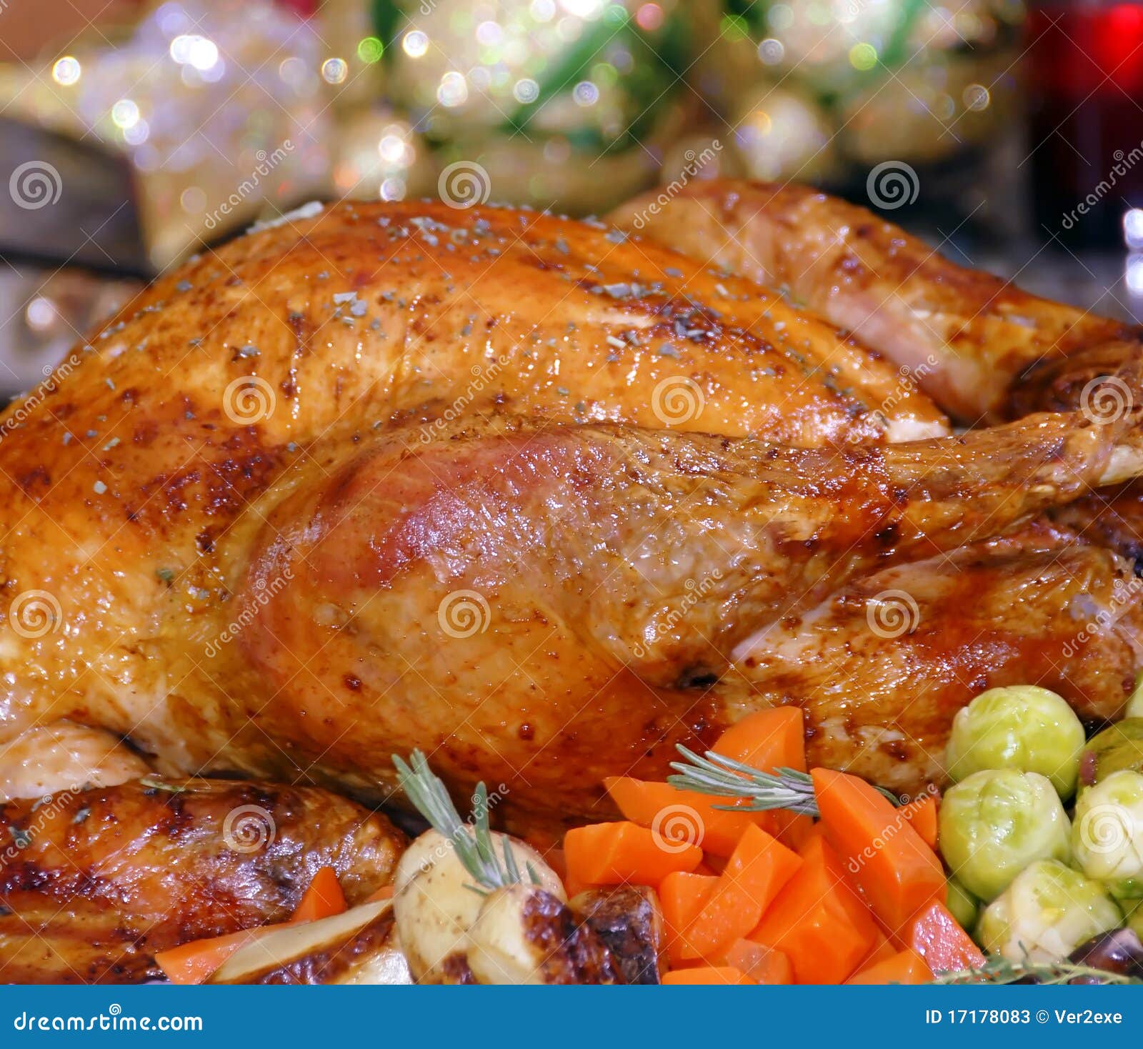 Gebratener Truthahn stockbild. Bild von dekoration, petersilie - 17178083