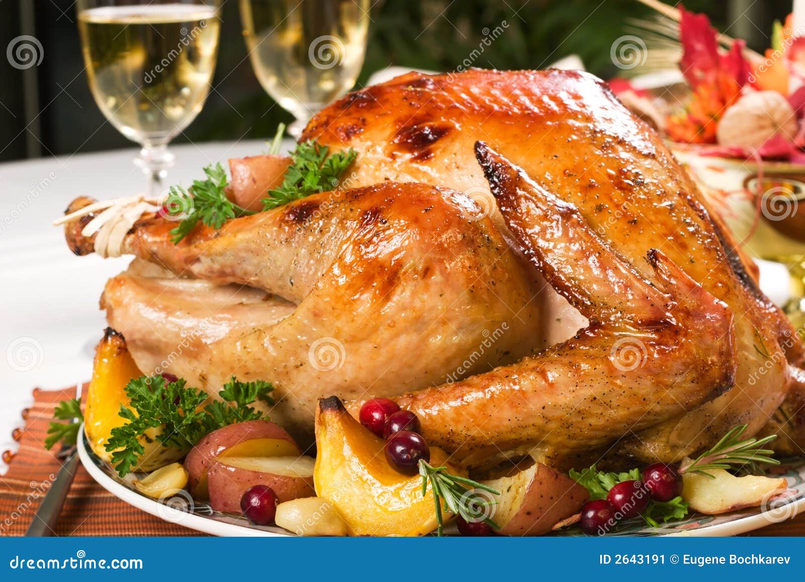Gebratener Truthahn stockbild. Bild von gebacken, fallen - 2643191