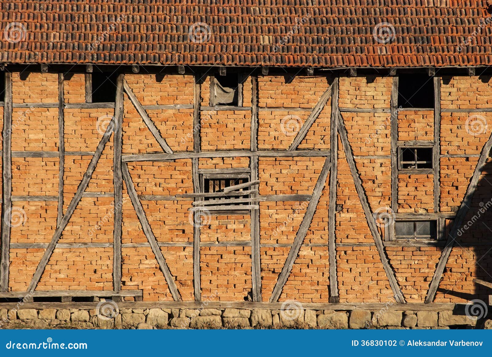 Gebrechliche Landwirtschaftsbacksteinmauer Stockfoto - Bild von ...
