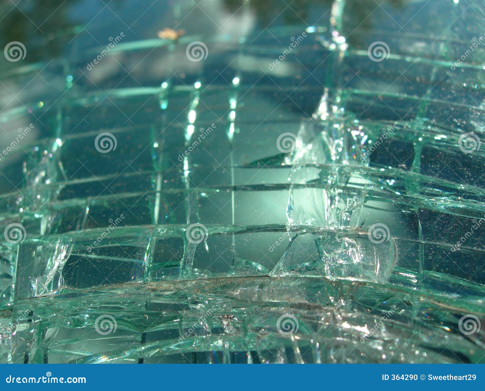 Gebroken Glas stock foto. Image of verzekering, venster - 364290