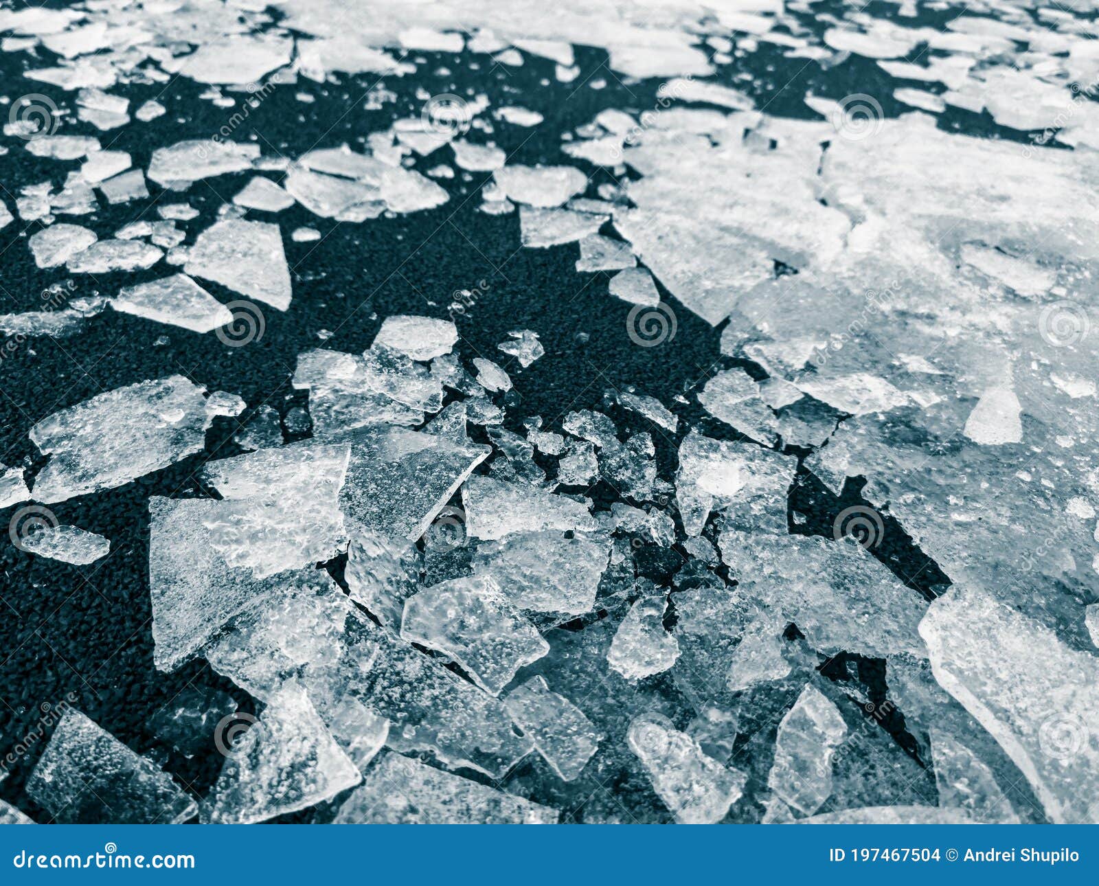 Gebroken Ijs Op De Grond Als Achtergrond Stock Foto - Image of gebroken ...