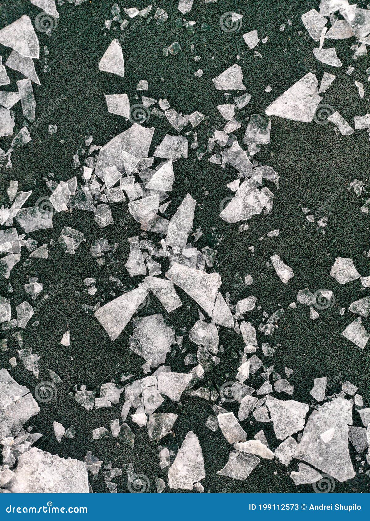 Gebroken Ijs Op De Grond Als Achtergrond Stock Afbeelding - Image of ...