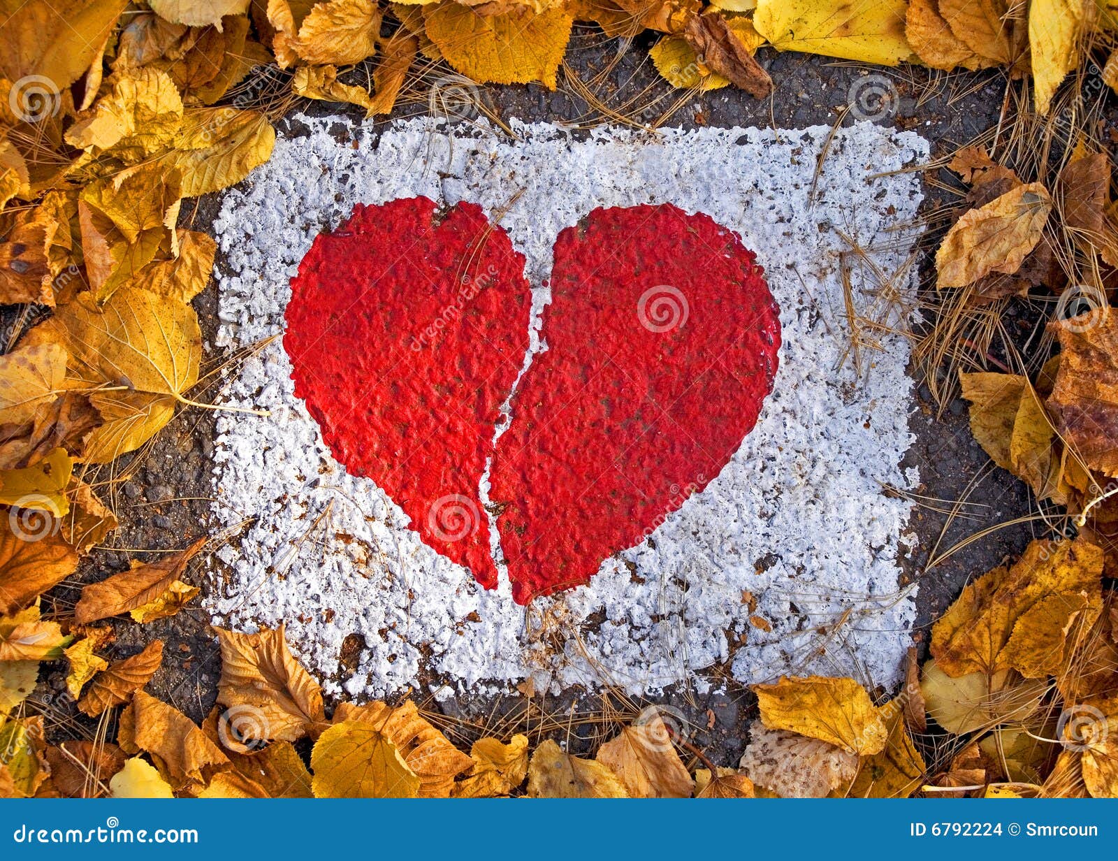 Gebroken Rood Hart in Witte Rechthoek Stock Foto - Image of droog, verf ...