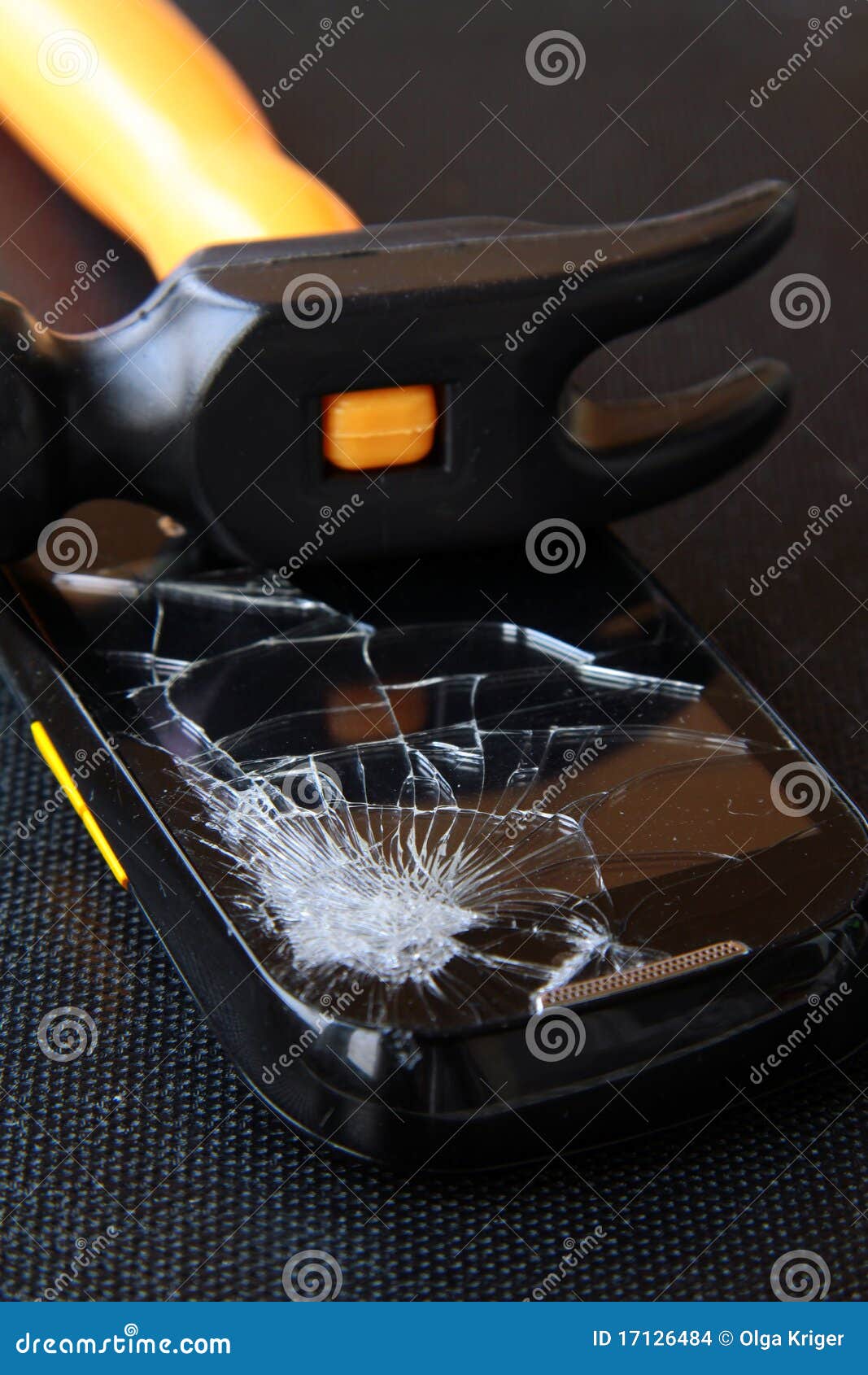 Gebroken Telefoon Met Een Hamer Stock Foto - Image of wraak ...
