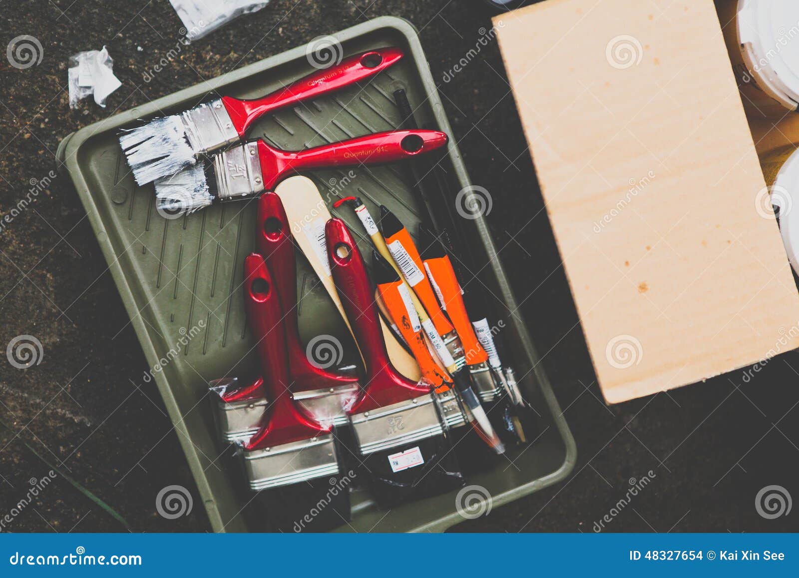 Gebruikte En Nieuwe Verfborstel Stock Foto - Image of borstel ...