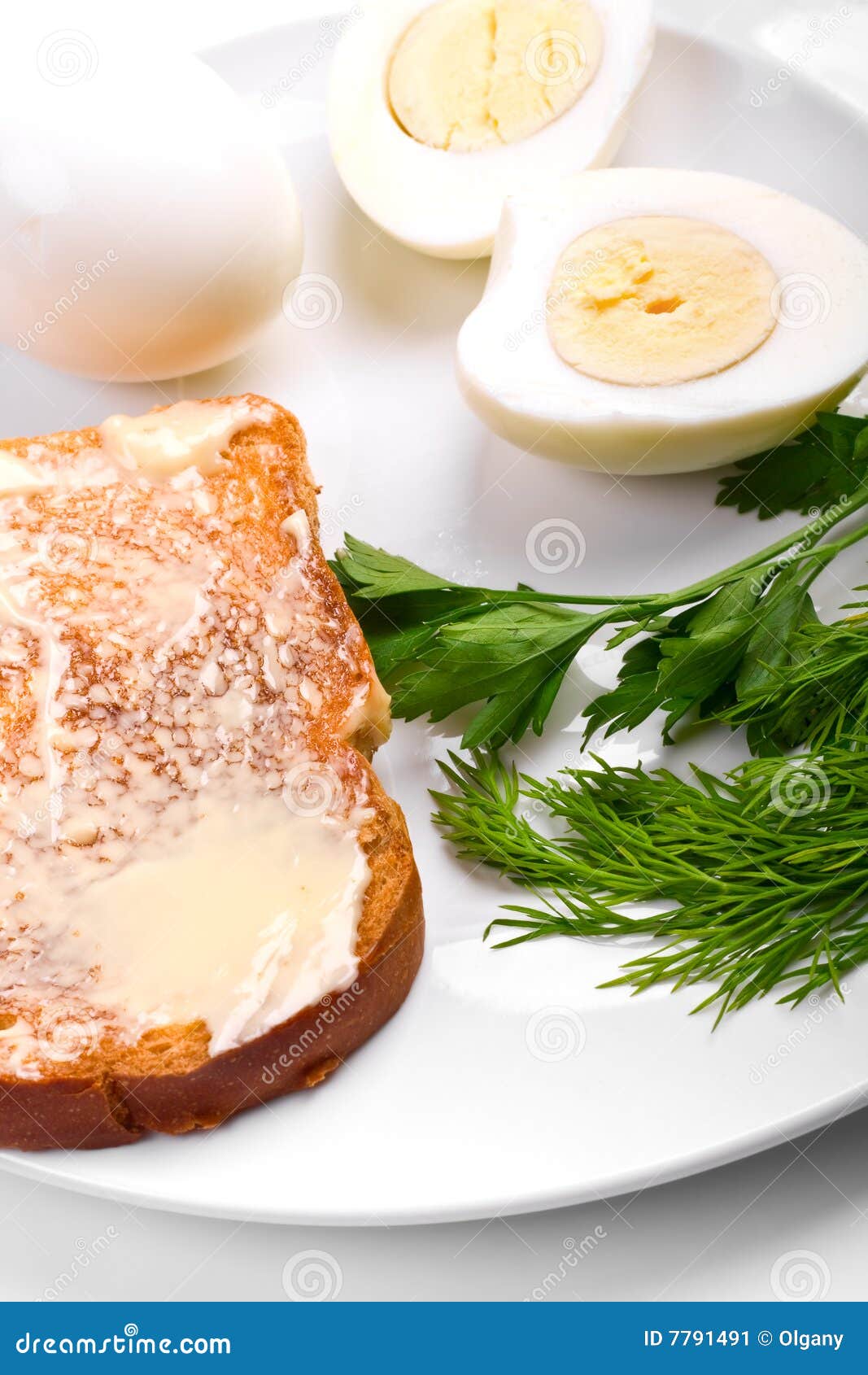Gebutterter Toast Und Zwei Gekochte Eier Stockbild - Bild von nahrung ...