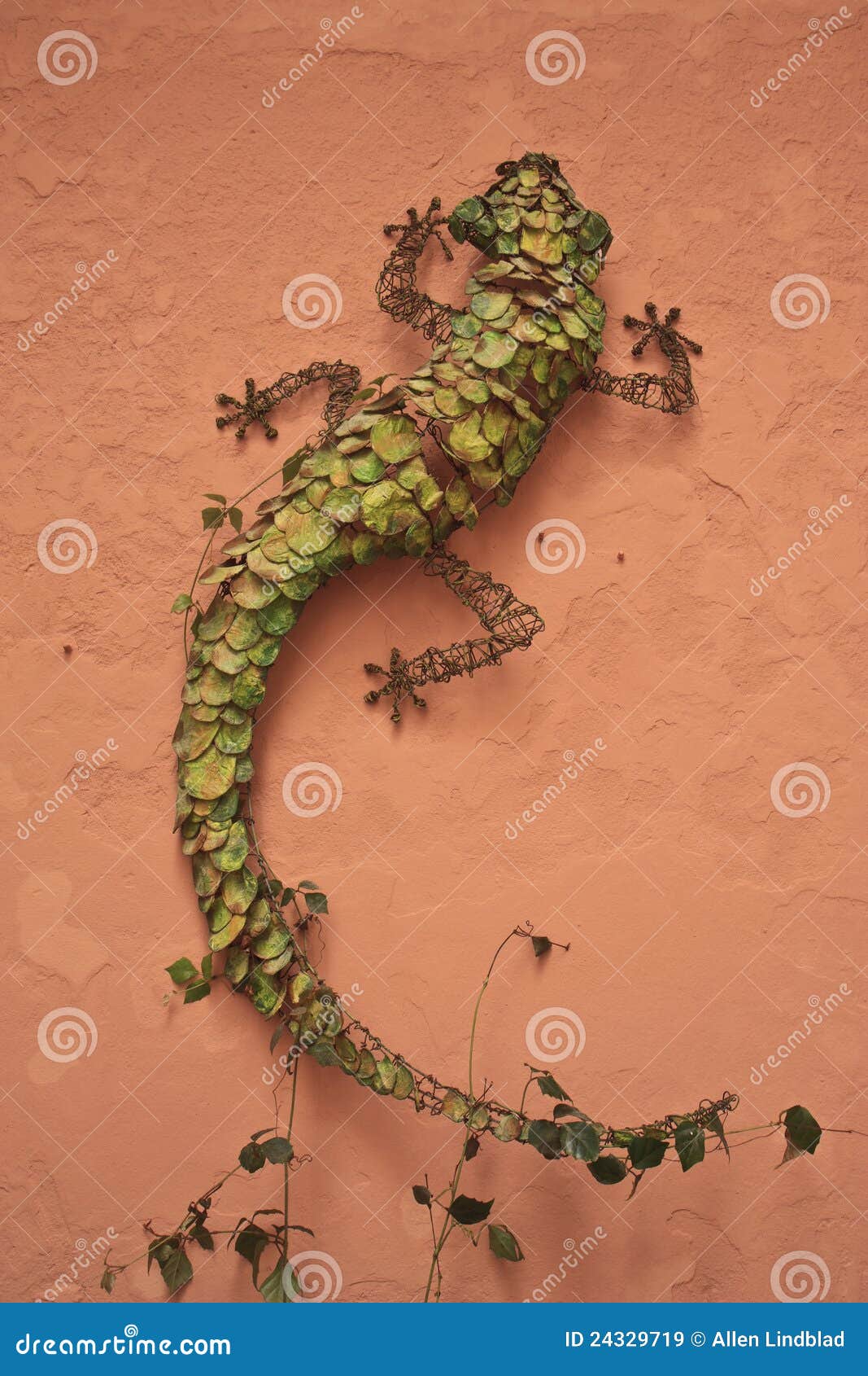 Gecko Art stock image. Image of tail, crawling, garden - 24329719