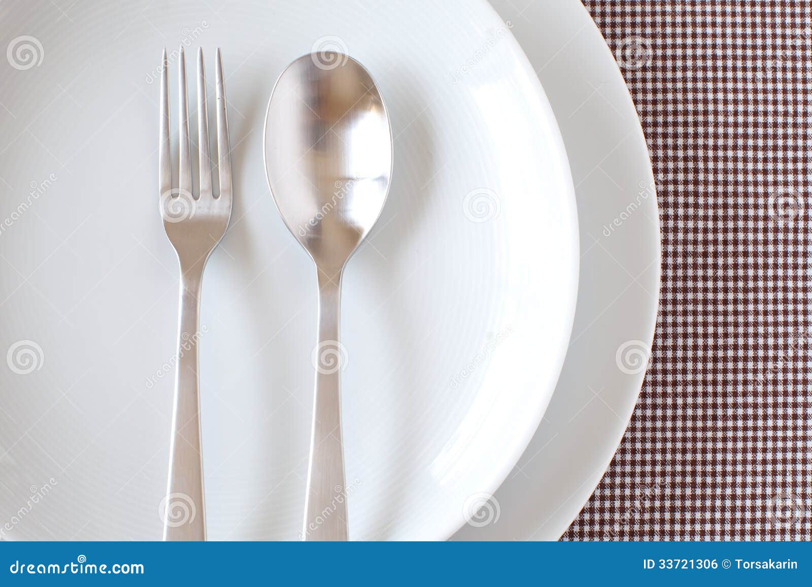 Gedeck Mit Platte Und Gabel Stockfoto - Bild von kochen, platz: 33721306