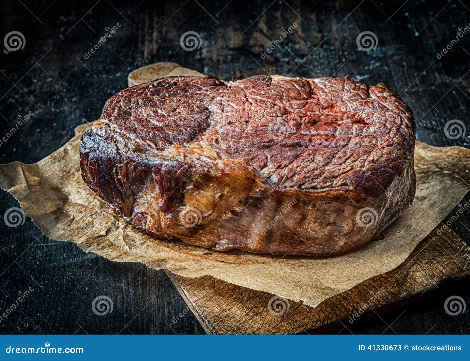 Gedeelte Van Geroosterd Mager Rundvleeslapje Vlees Stock Afbeelding ...