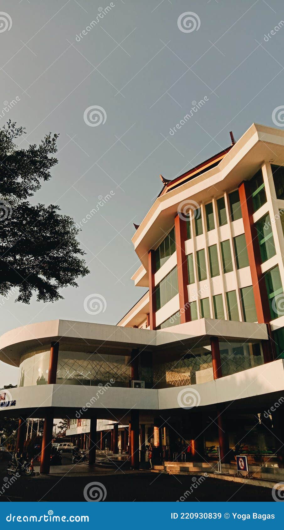 Gedung editorial stock image. Image of gedung, neighbourhood - 220930839