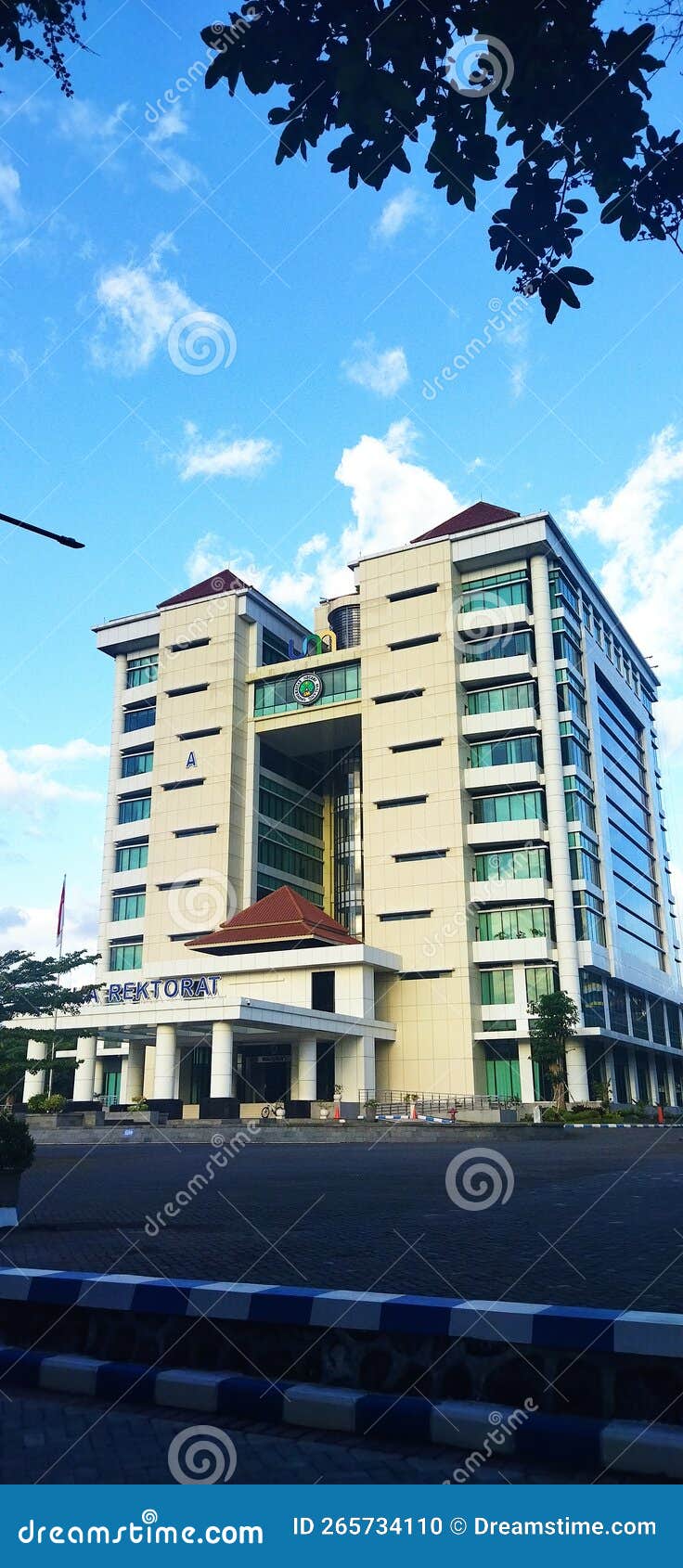 Gedung Rektorat University of Learning Editorial Image - Image of ...