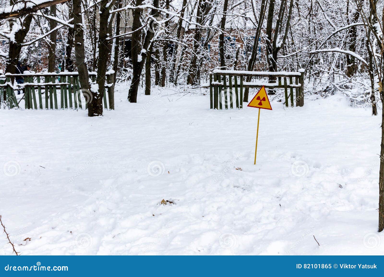 Gefahren-Zeichen Verbotene Zone Stockbild - Bild von zone, katastrophe ...