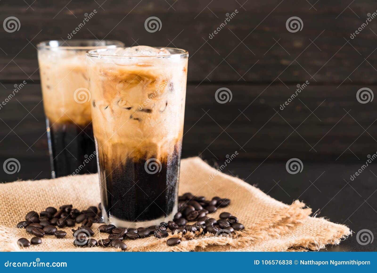 Gefrorener Kaffee Mit Milch Stockfoto - Bild von sirup, frisch: 106576838