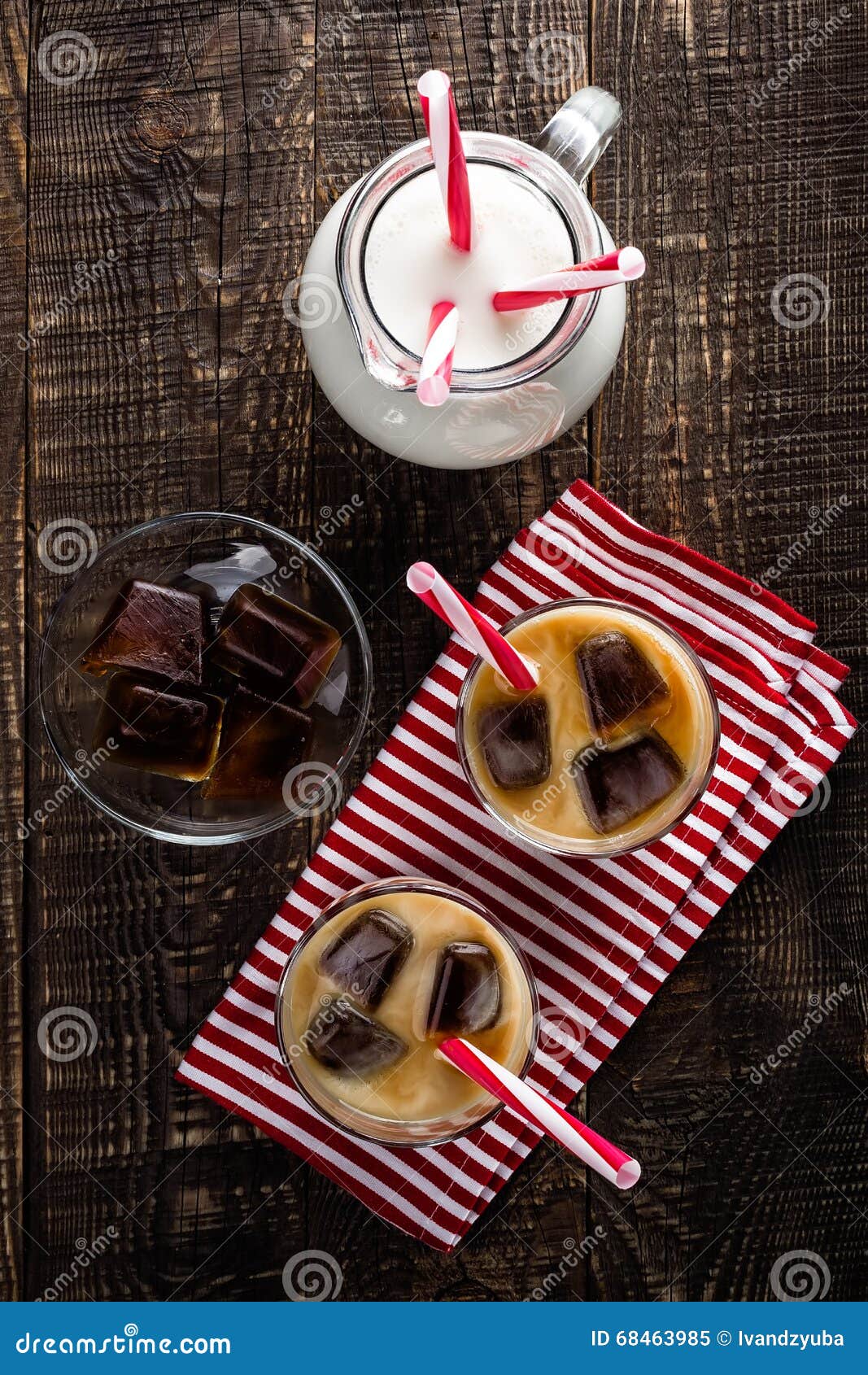 Gefrorener Kaffee Mit Milch Stockbild - Bild von cappuccino, cocktail ...