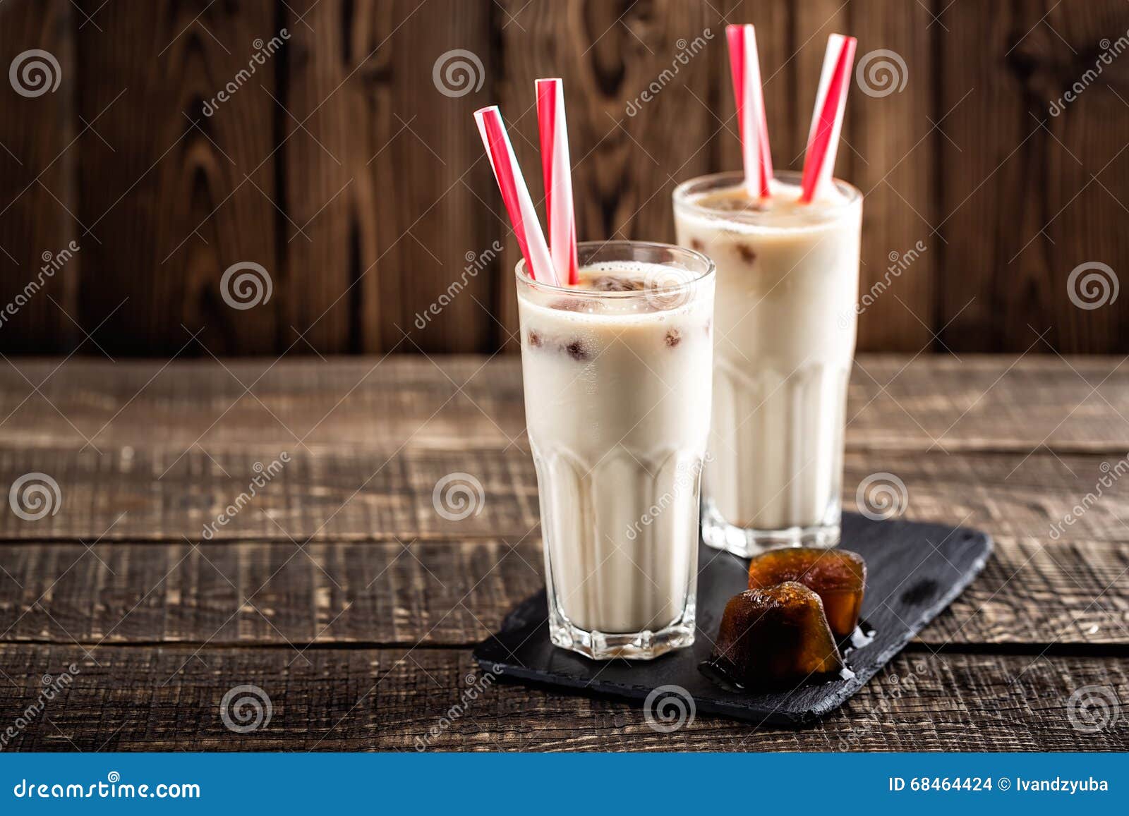 Gefrorener Kaffee Mit Milch Stockfoto - Bild von sahne, kaffee: 68464424