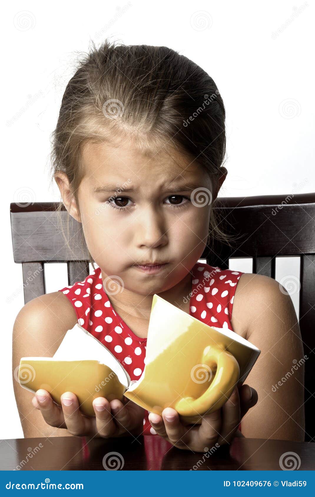 Gefrustreerd Meisje Met Een Gebroken Kop Stock Foto - Image of leeg ...