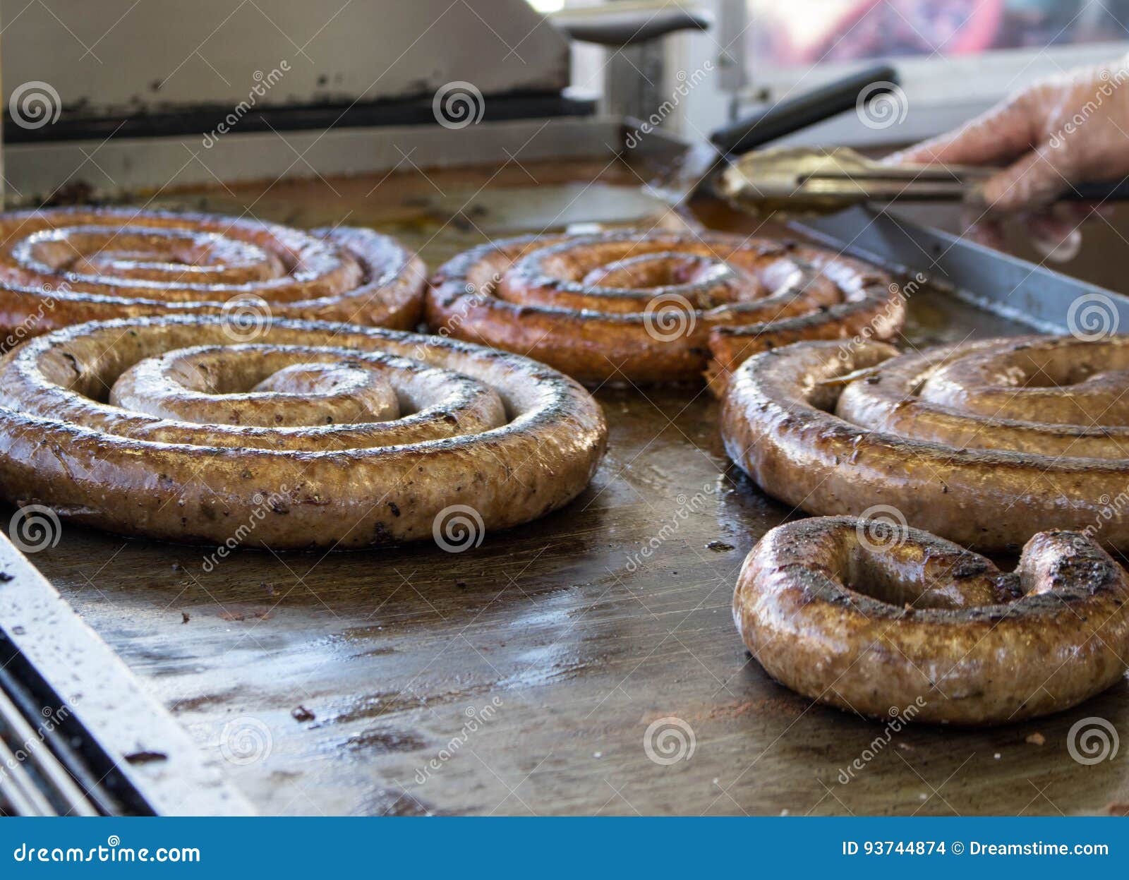 Gegrillte Italienische Wurst Stockfoto - Bild von nahrung, koch: 93744874