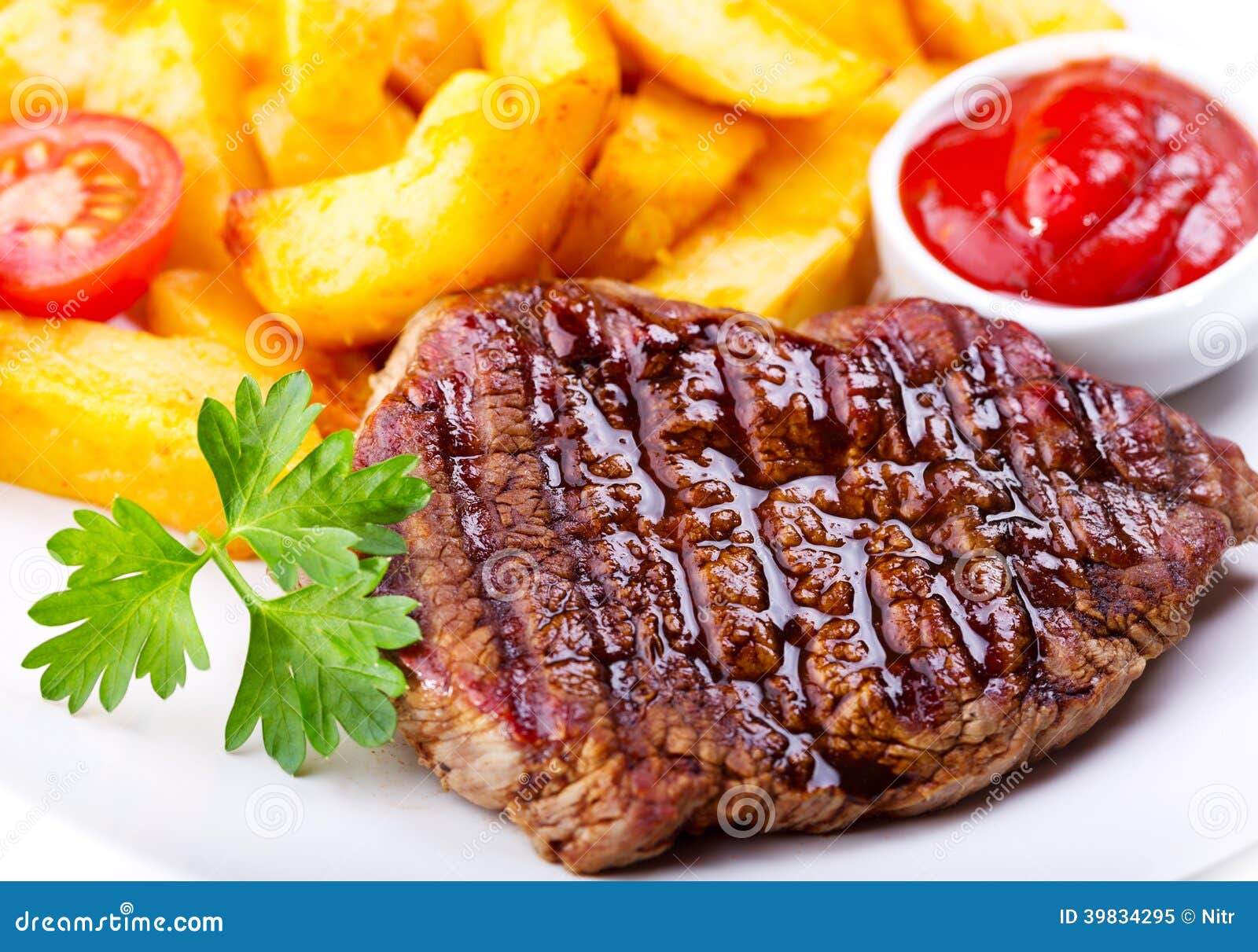 Gegrilltes Fleisch stockbild. Bild von mahlzeit, nahaufnahme - 39834295