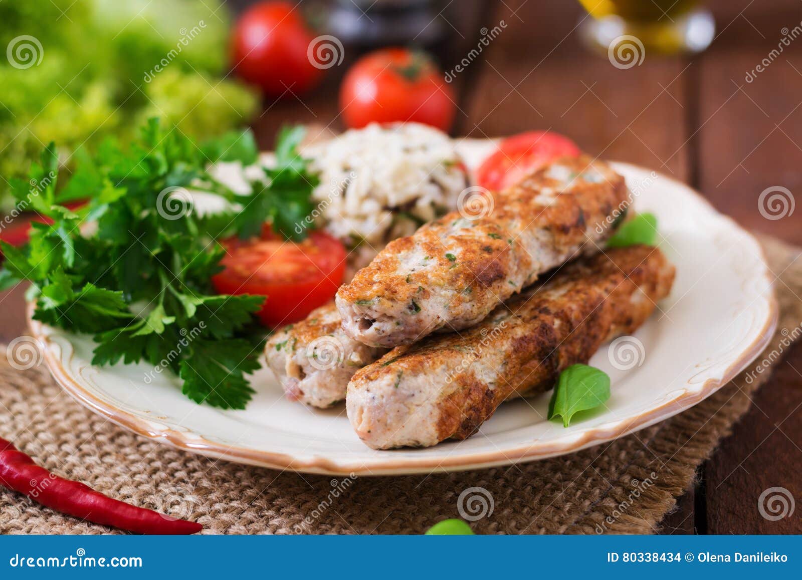 Gehackter Lula-Kebab Grillte Truthahnhuhn Mit Reis Stockfoto - Bild von ...